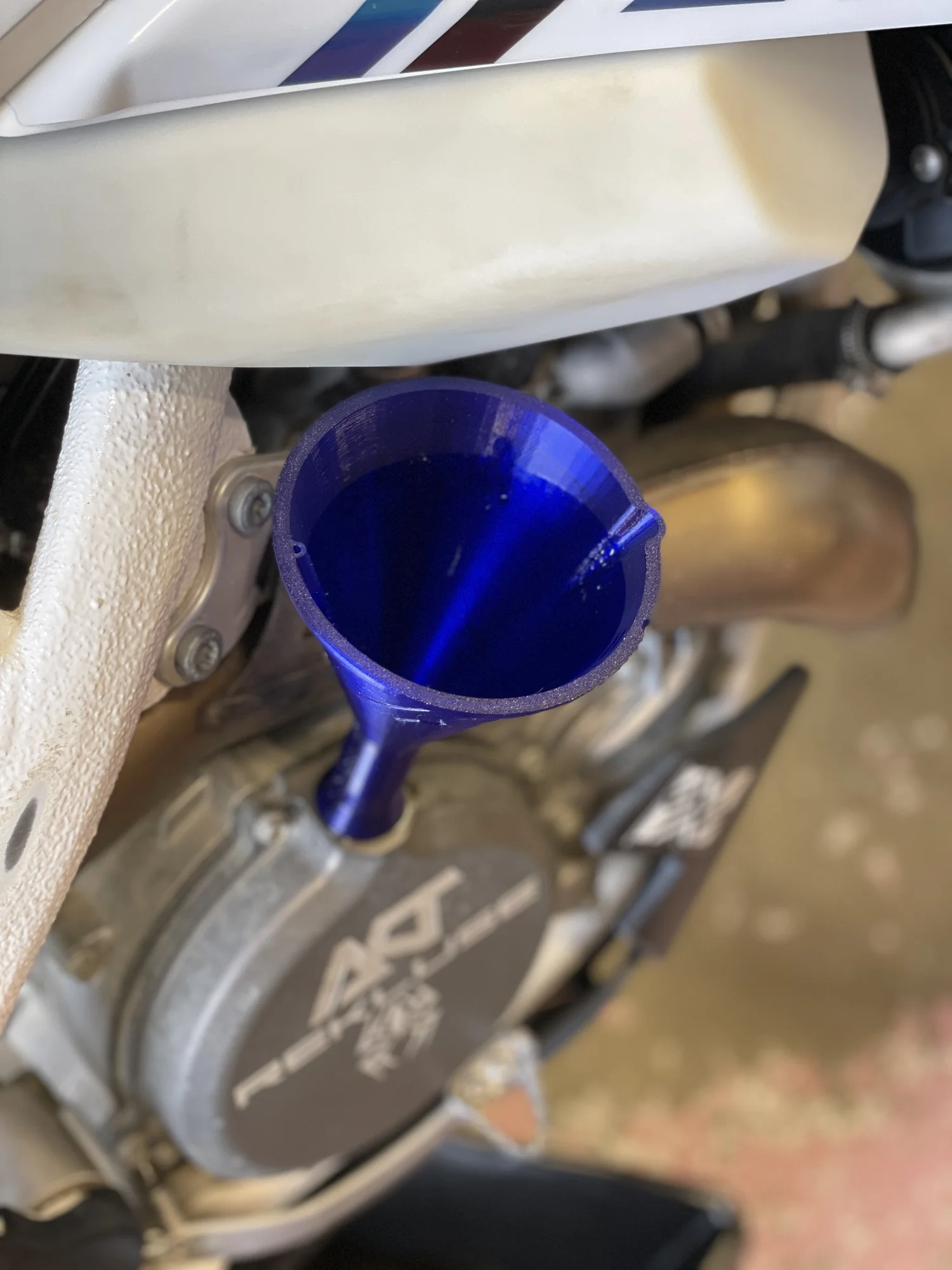 Threaded Funnel — AK Technologies