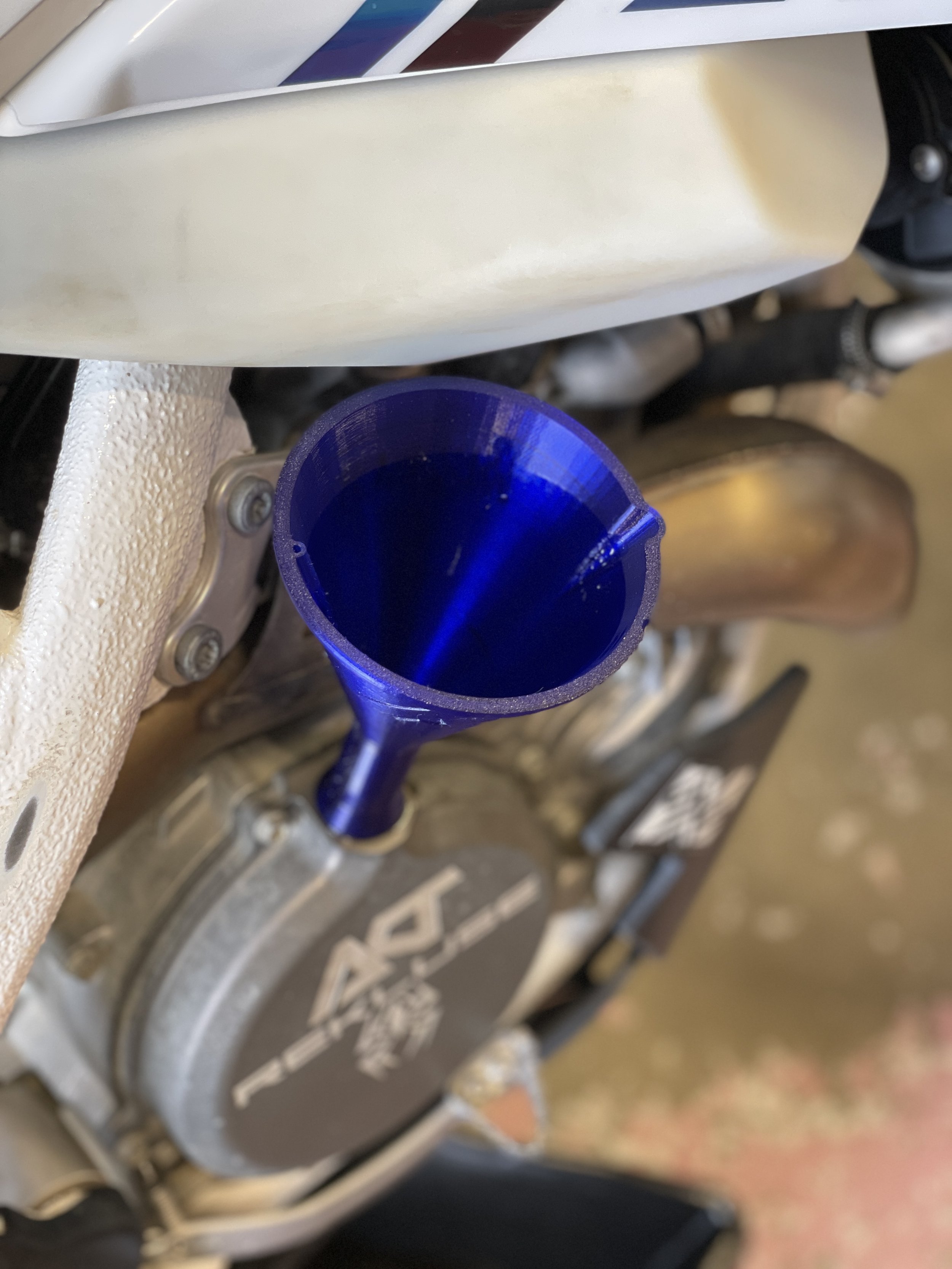 Threaded Funnel — AK Technologies