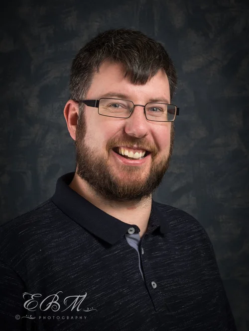 Choosing the Perfect Outfit for Your Headshot — EBM Brand Photography