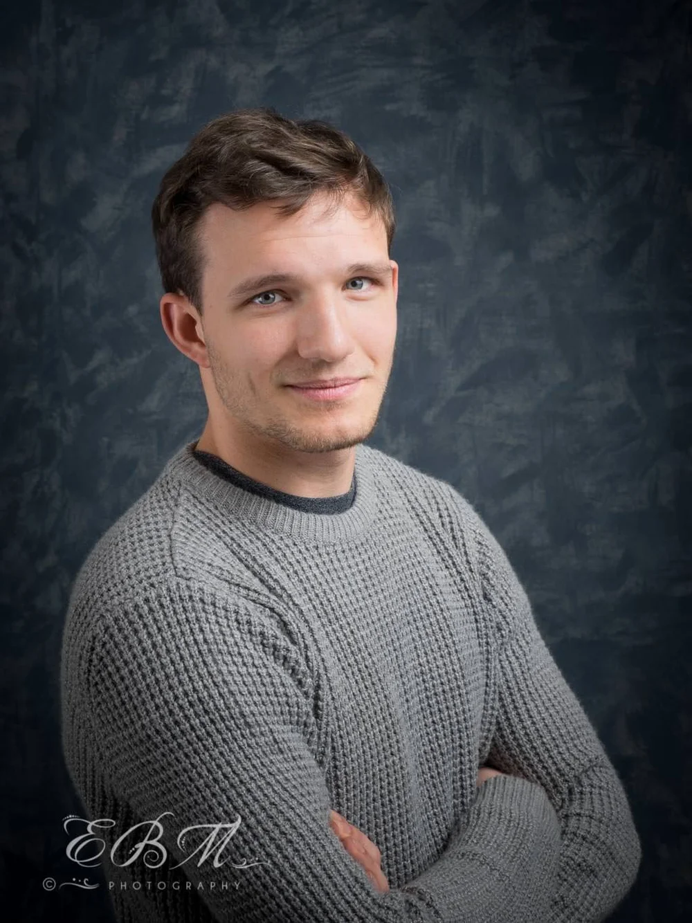 Choosing the Perfect Outfit for Your Headshot — EBM Brand Photography