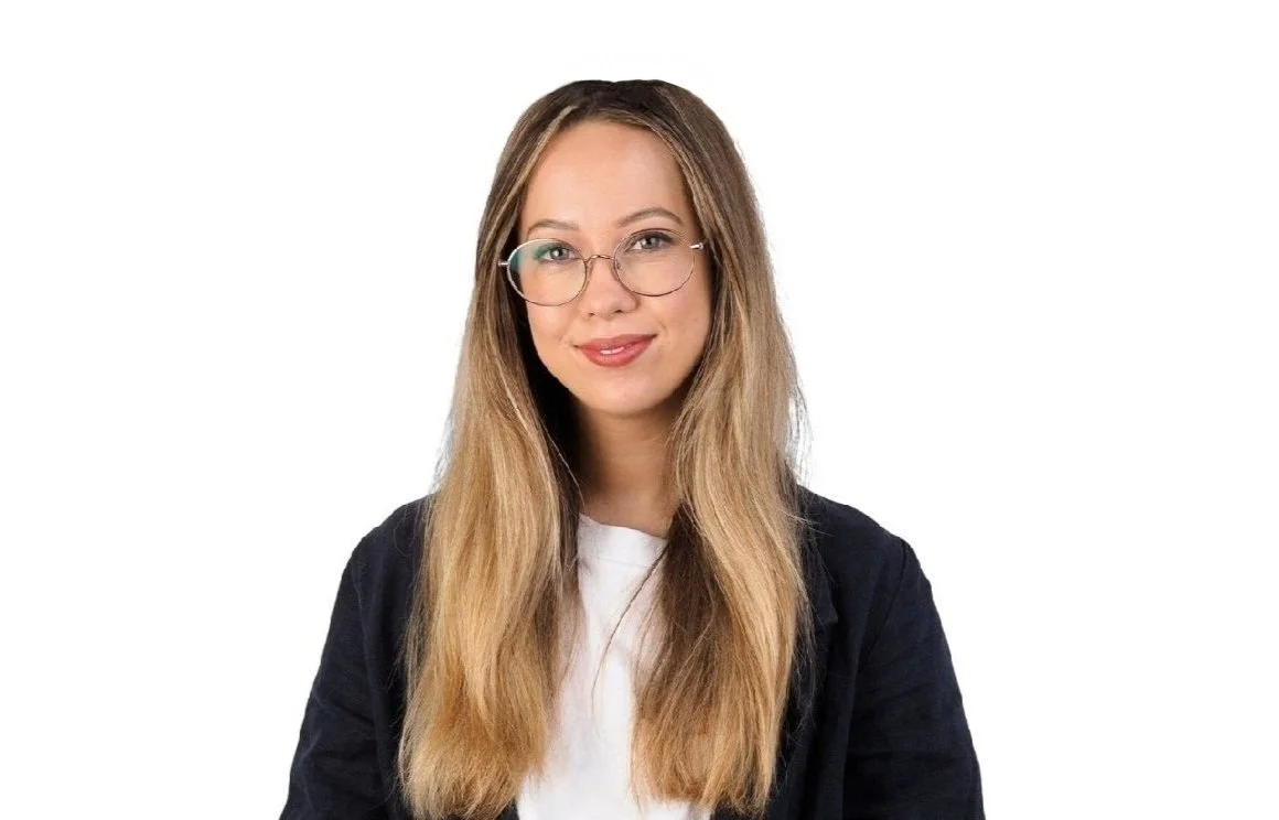 About Us · Modern People