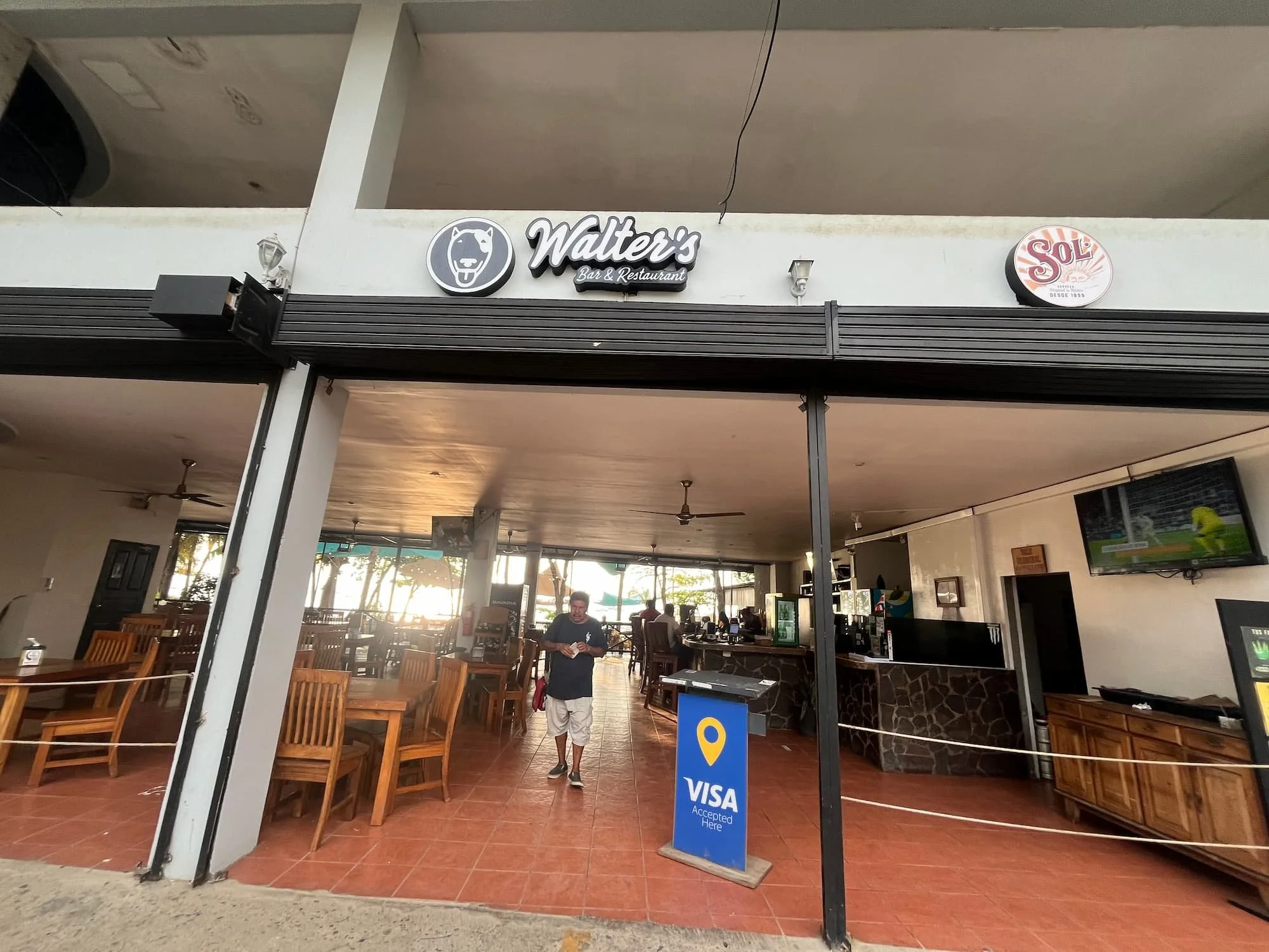 Best Bars in Tamarindo, Costa Rica – Sunset Drinks & Views (2025).