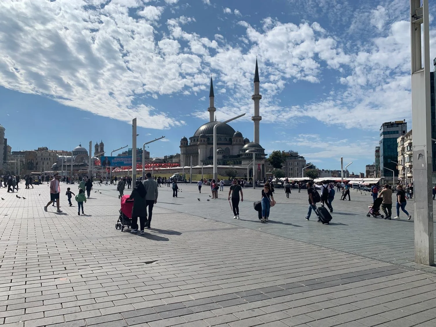 25 fun facts about Istanbul in Turkey.