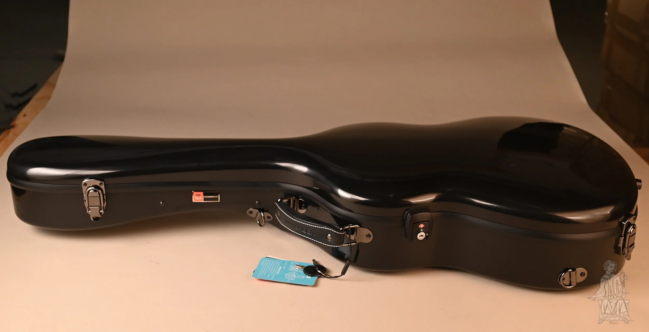 CrossRock Black Guitar Case — M. E. Brune, Luthier