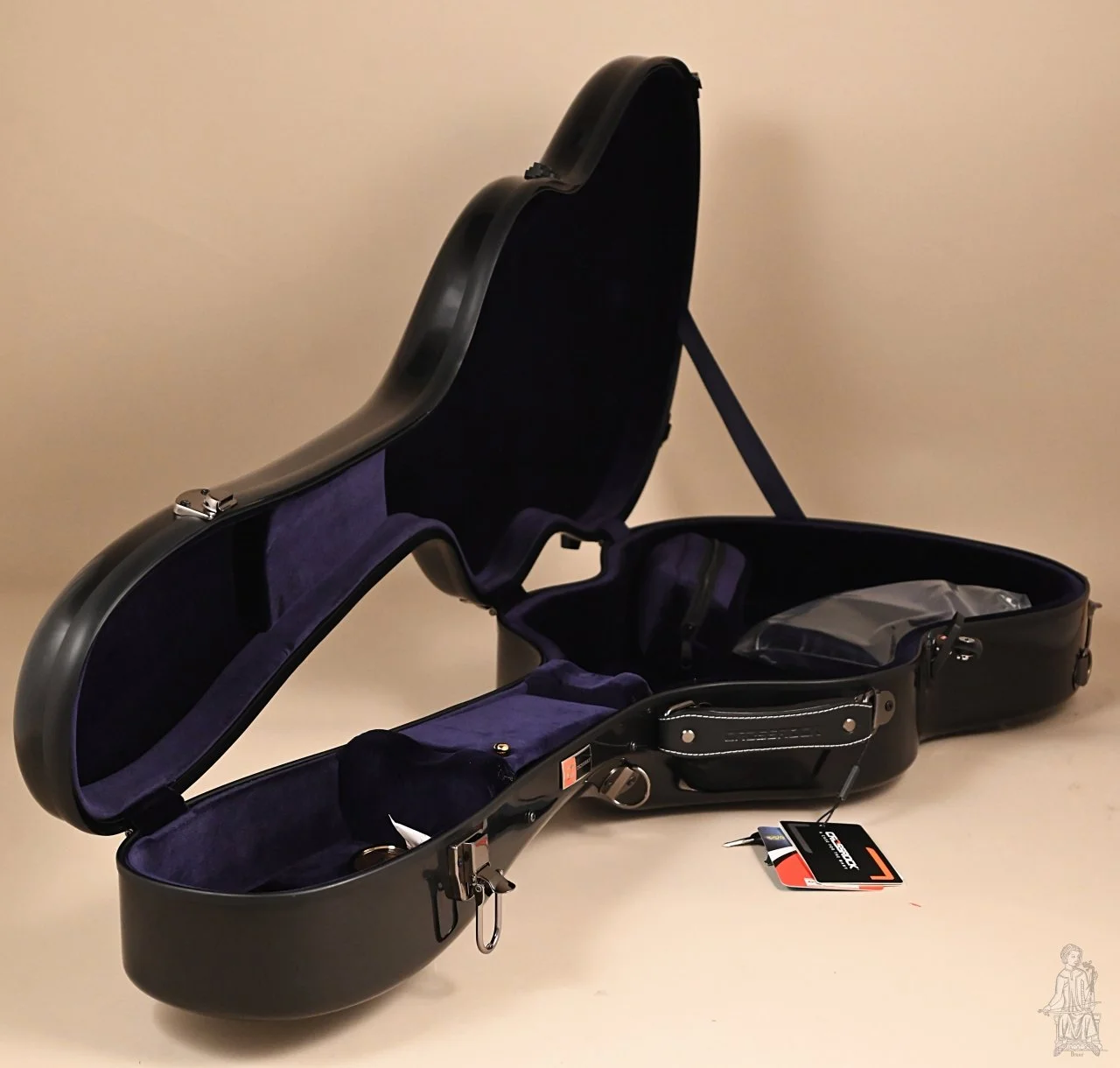 Hard shell cases for sale — M. E. Brune, Luthier