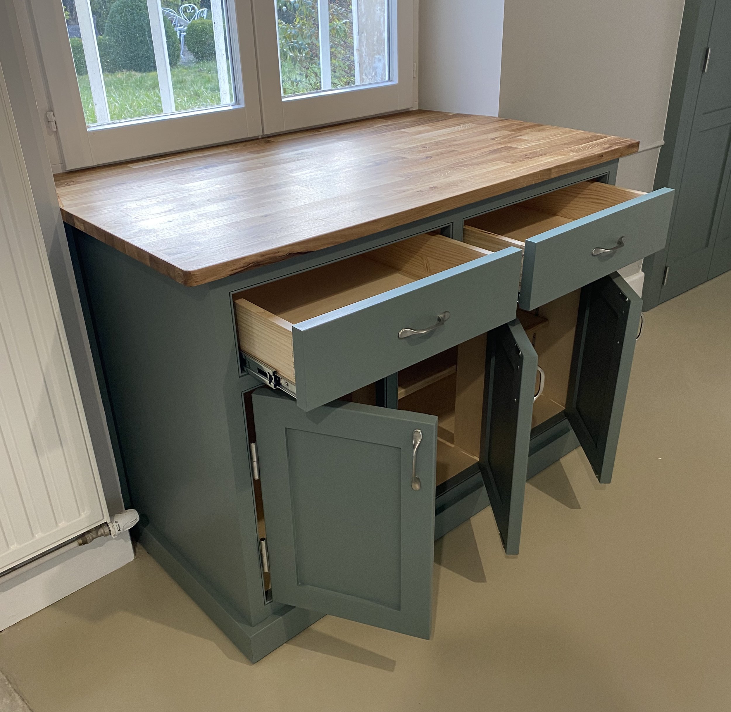 Fine Wood Kitchens Ltd | Solid Wood Kitchen Manufacturers