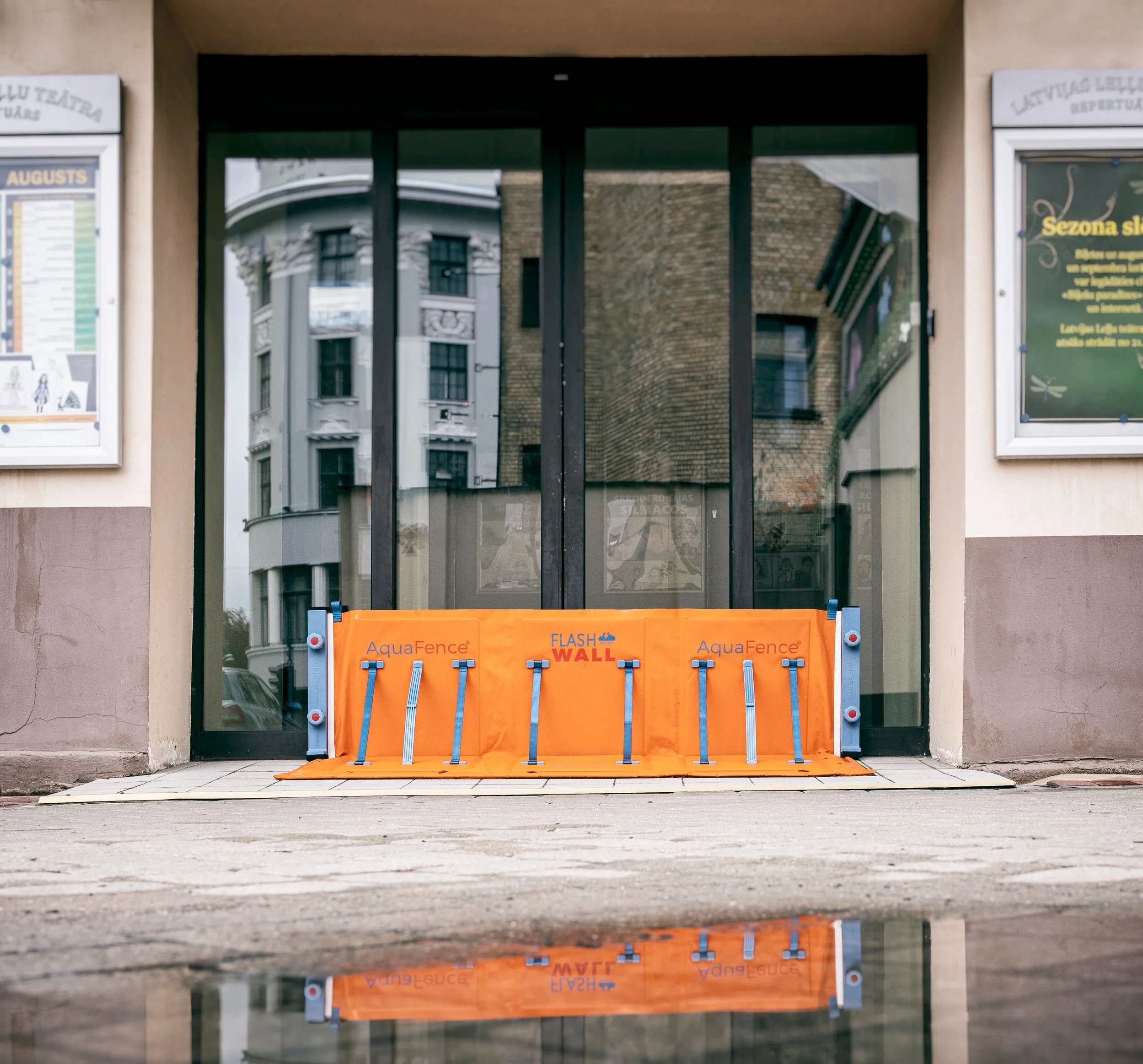 A compact and rapidly installed flood barrier, perfect for protecting ...