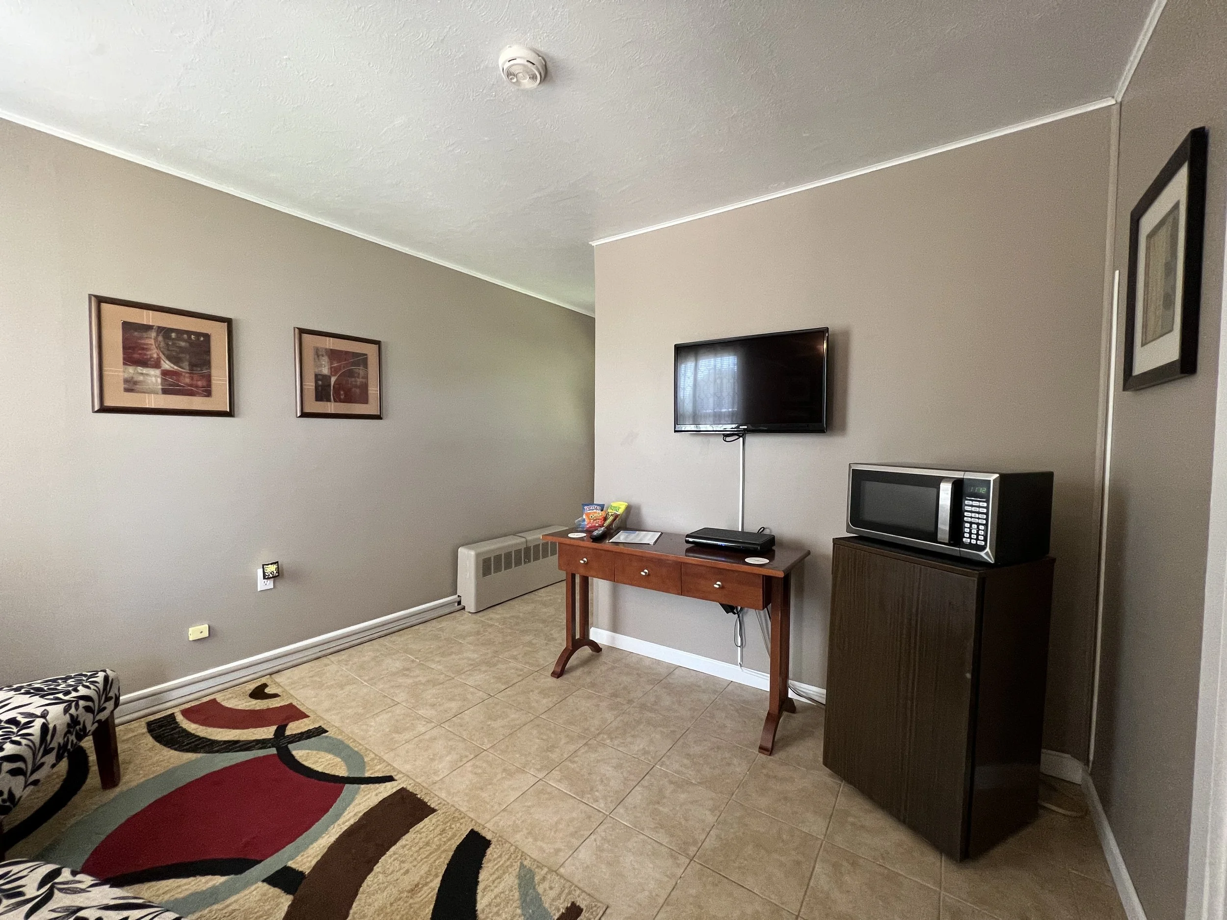 Room 7 — The Monticello Motel
