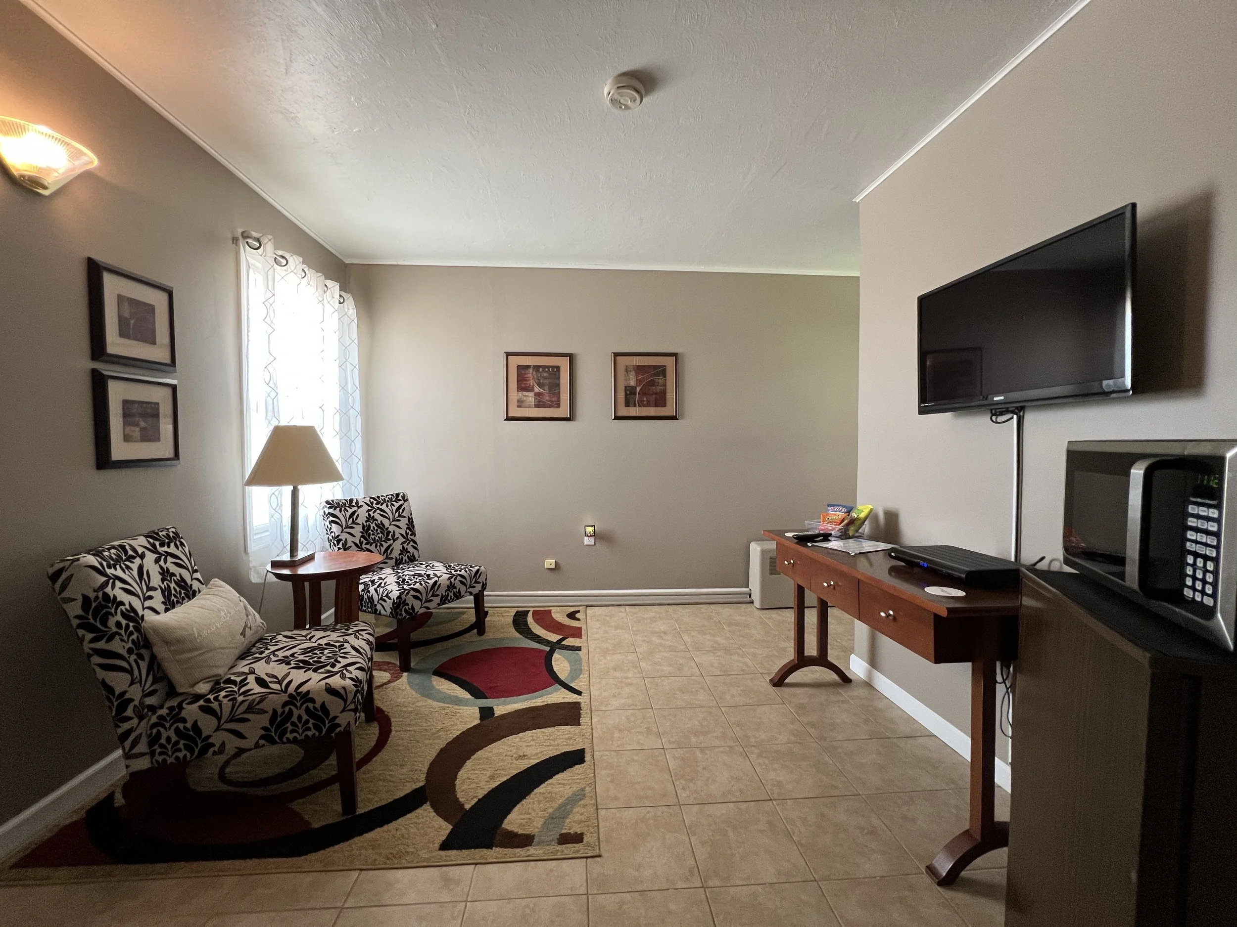 Room 7 — The Monticello Motel