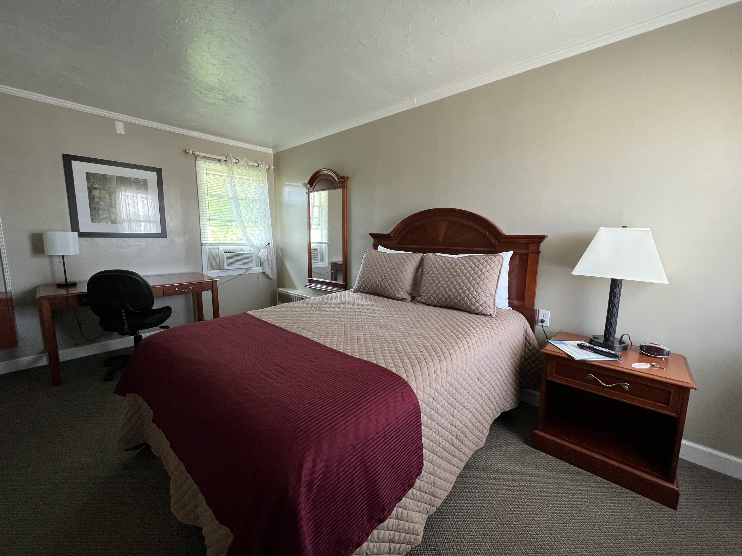 Room 7 — The Monticello Motel