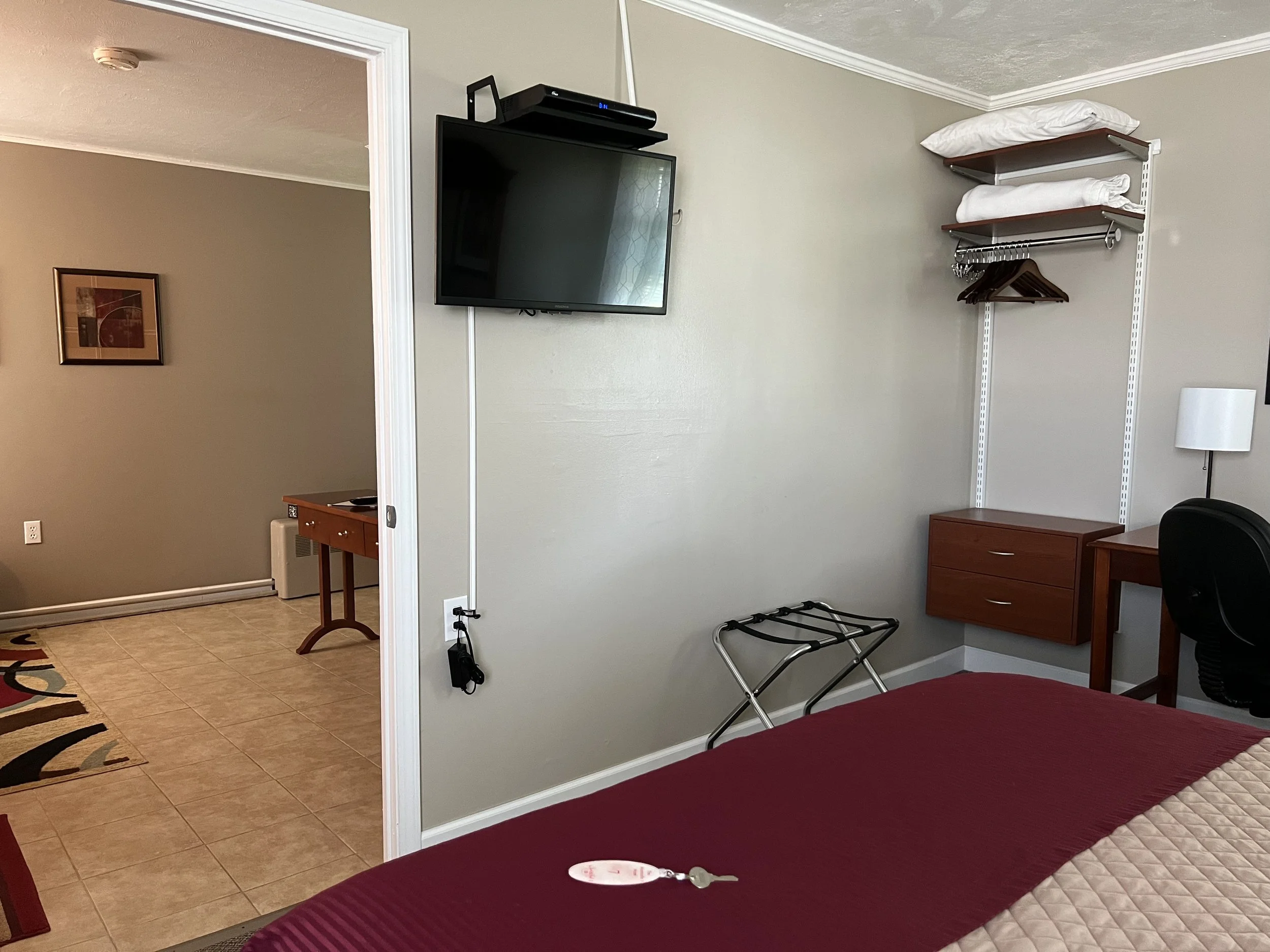 Room 7 — The Monticello Motel