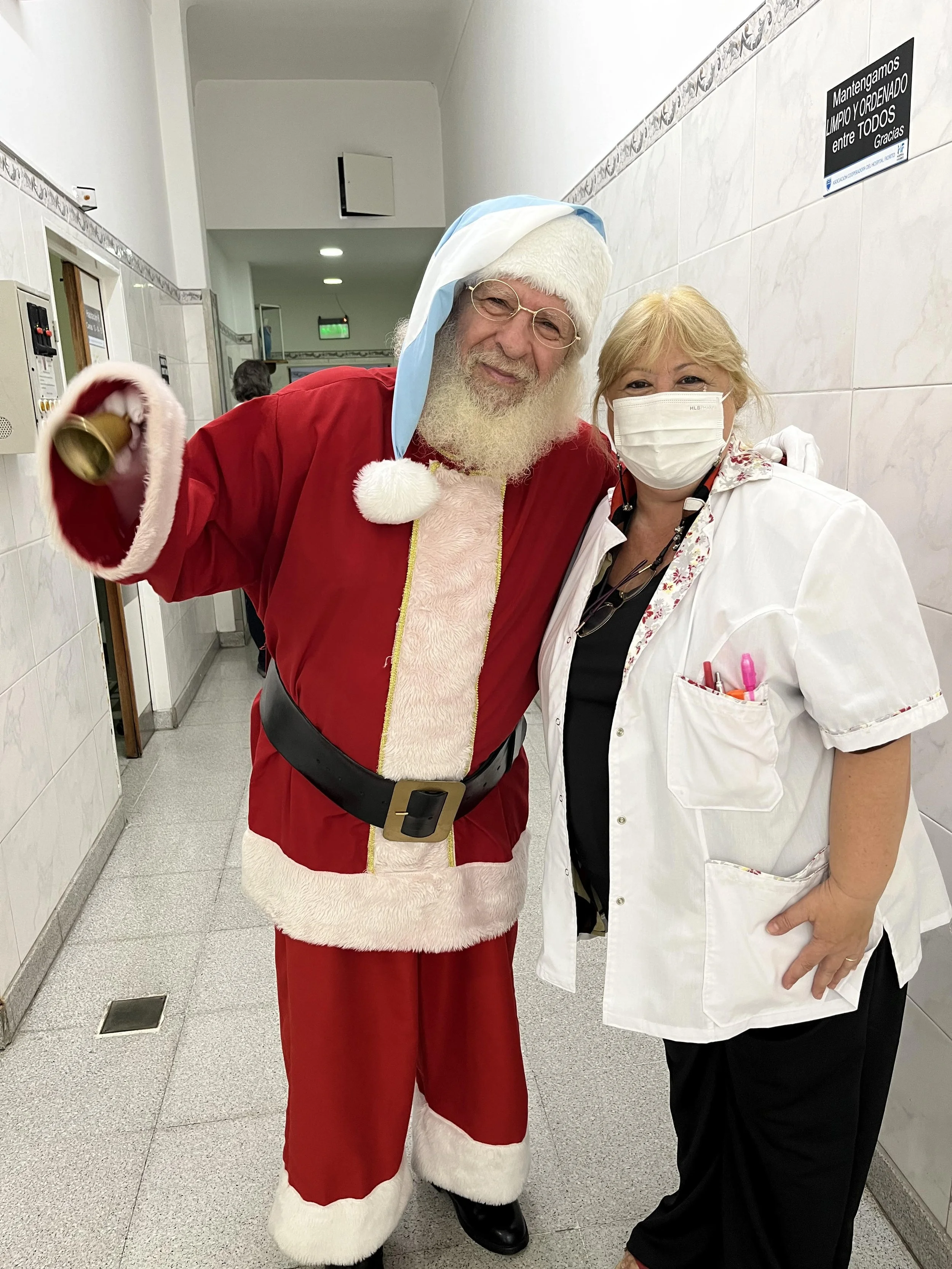 Papá Noel en el Hospital Fiorito — Fundacion Rodolfo Molina