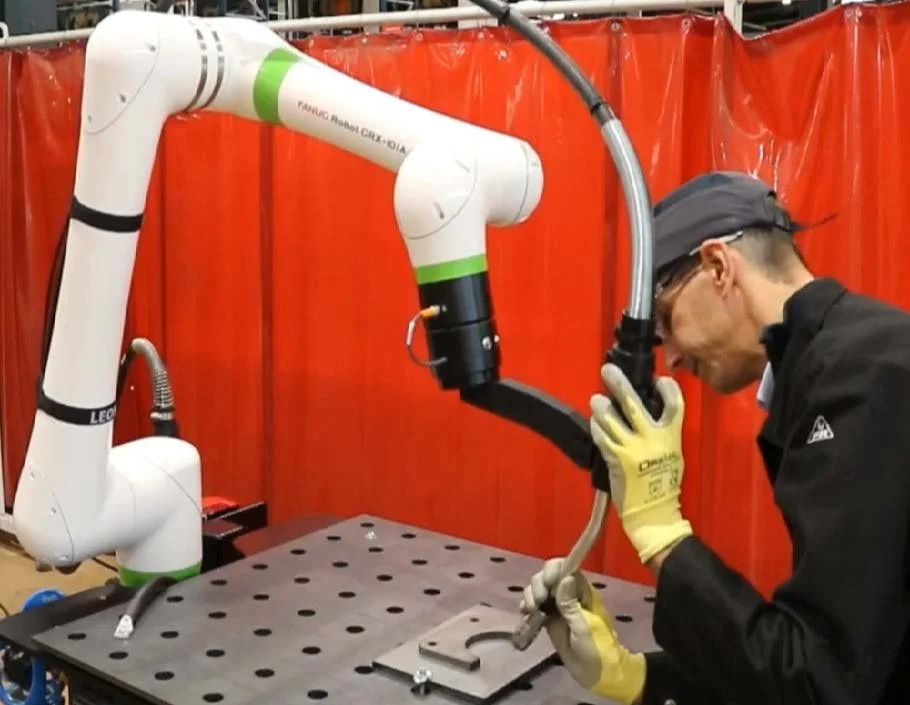 Linc-Cobot: The Collaborative Robot Welding Solution With Simple Programming — Central Welding ...