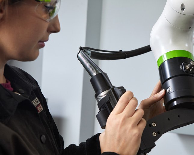 Linc-Cobot: The Collaborative Robot Welding Solution With Simple ...