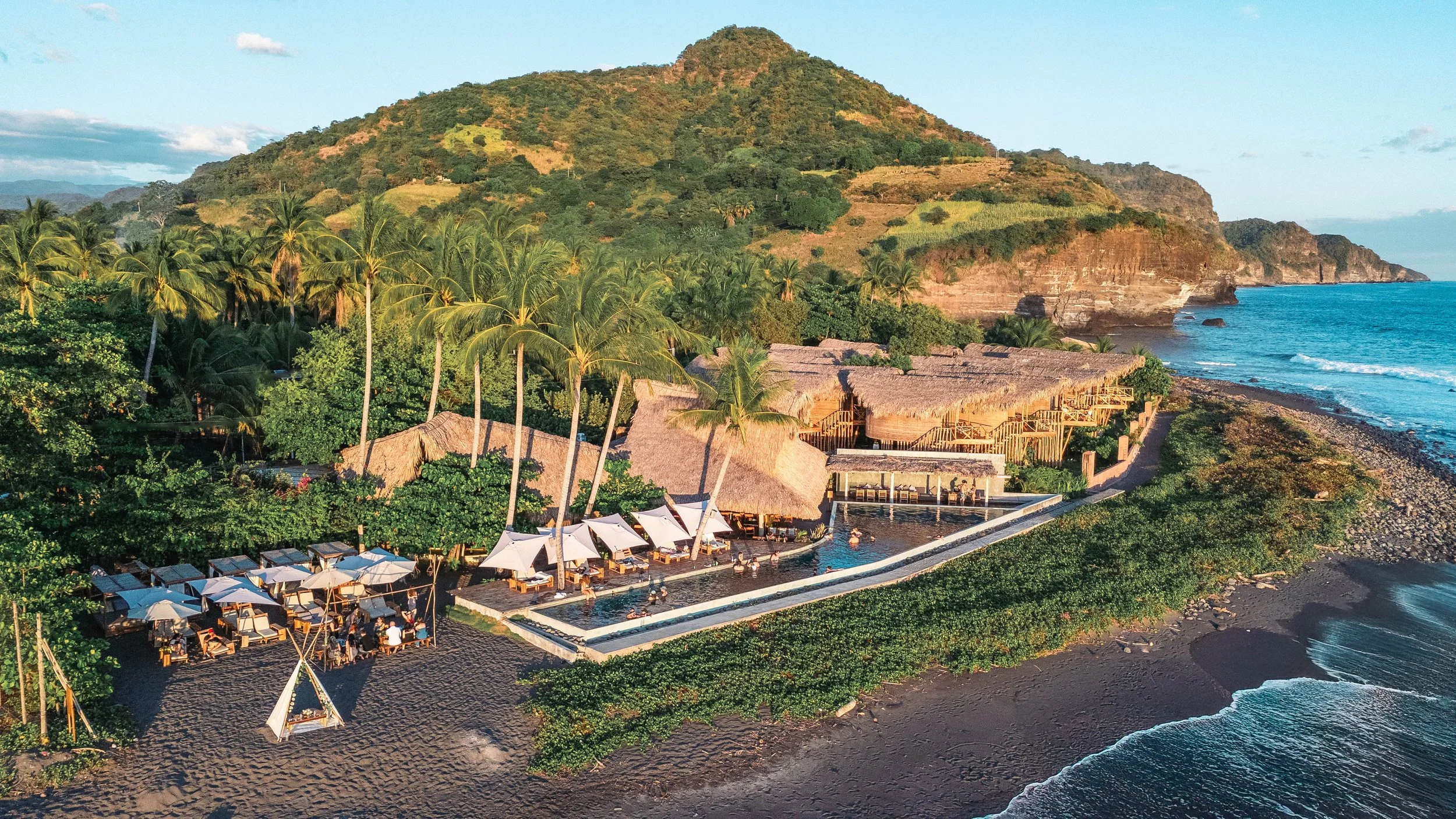 Nawi Beach House - Authentic Beach Club in Mizata, El Salvador