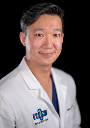 Walter Lin, MD — The Buncke Clinic