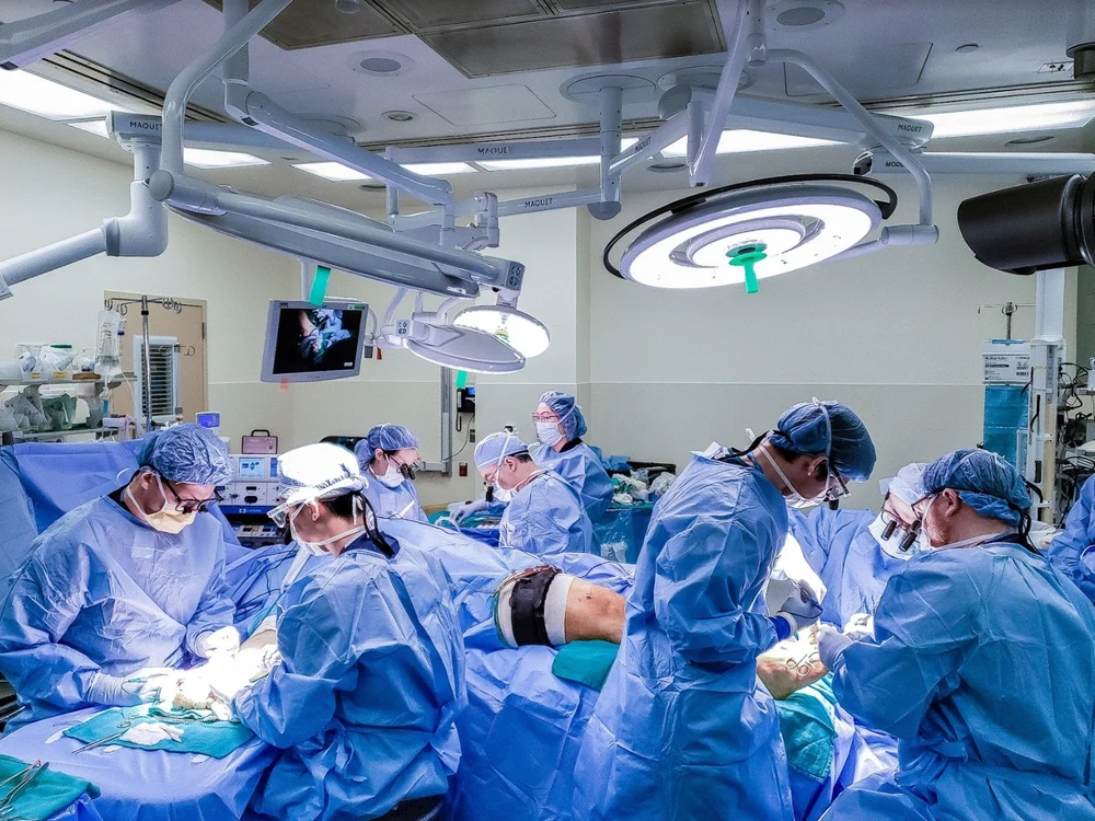 Walter Lin, MD — The Buncke Clinic