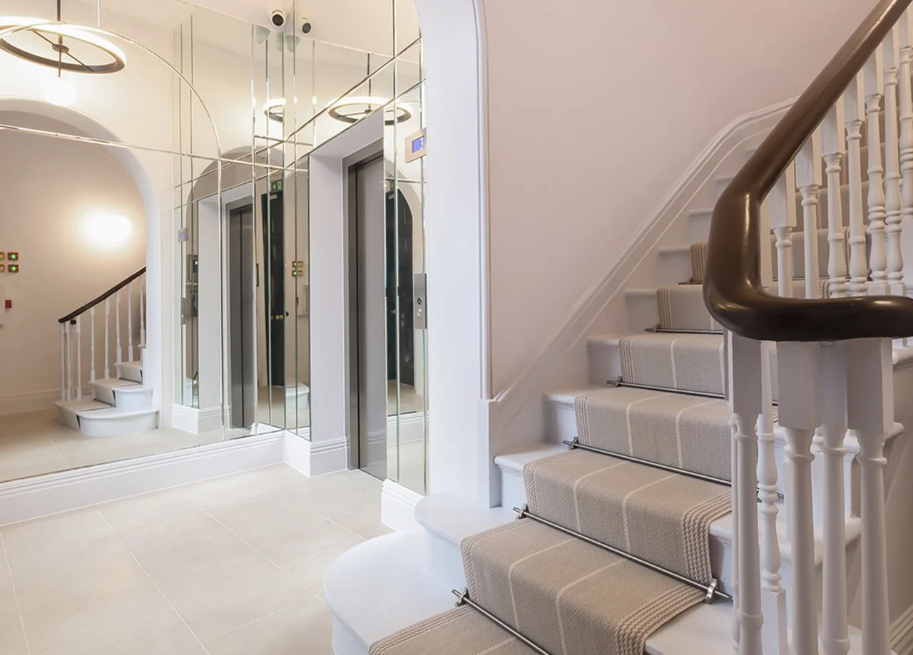 Charterhouse Street — Blou Dynamic