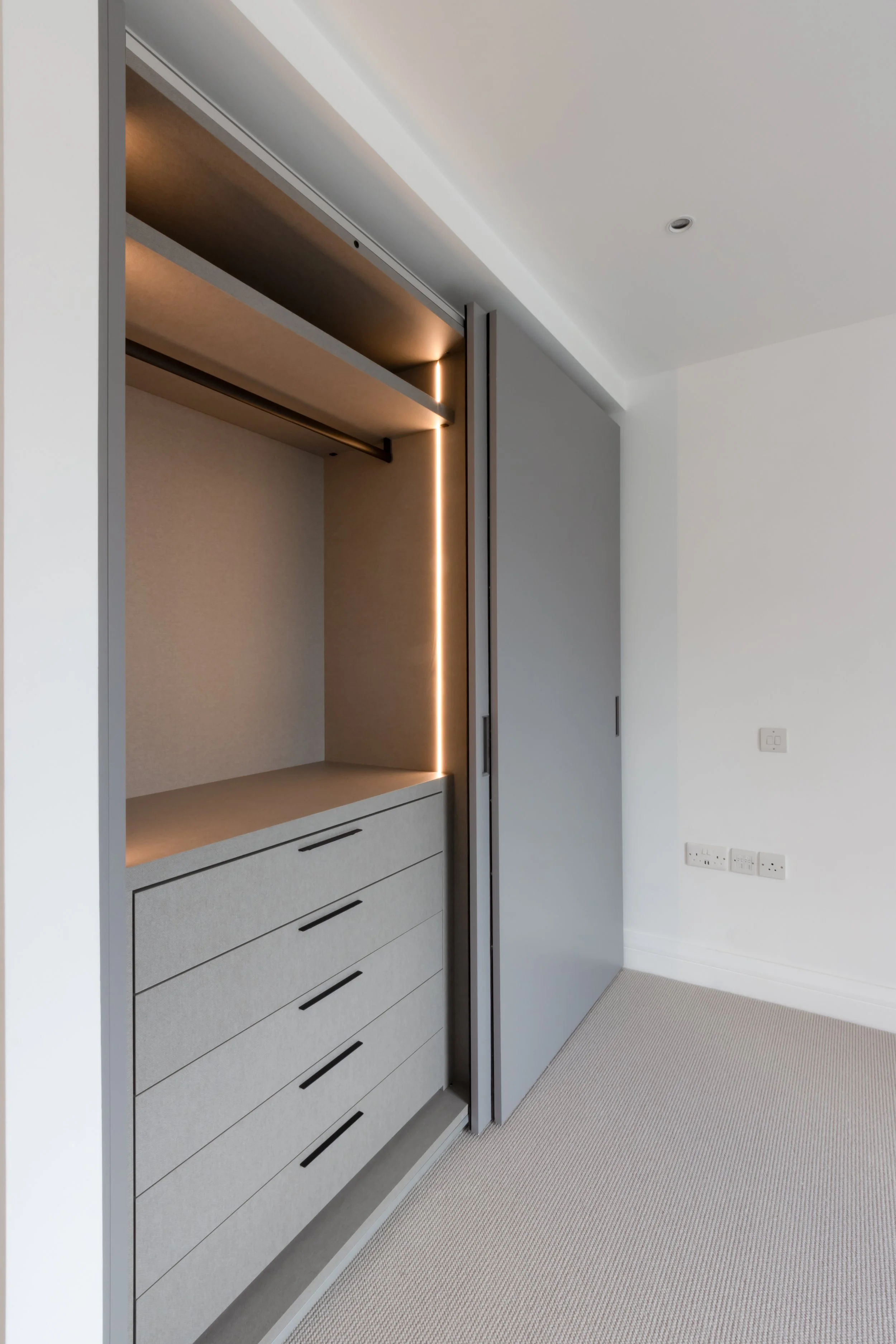 Elizabeth Street — Blou Dynamic