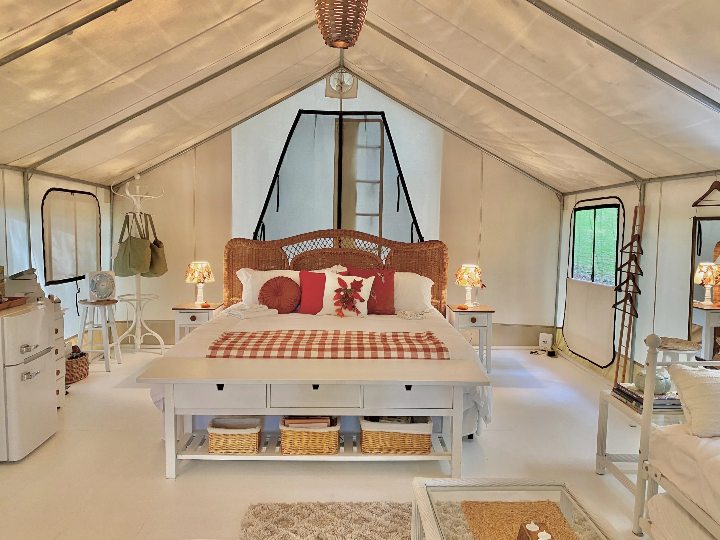 Luxurious Glamping in large tent in woods of our Signal Mountain ...