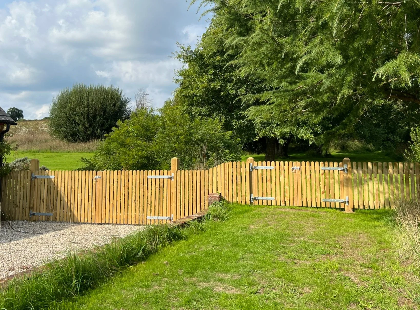 Reviews 1 Traditional Fencing & Gates Petersfield — The Wild Fencing ...