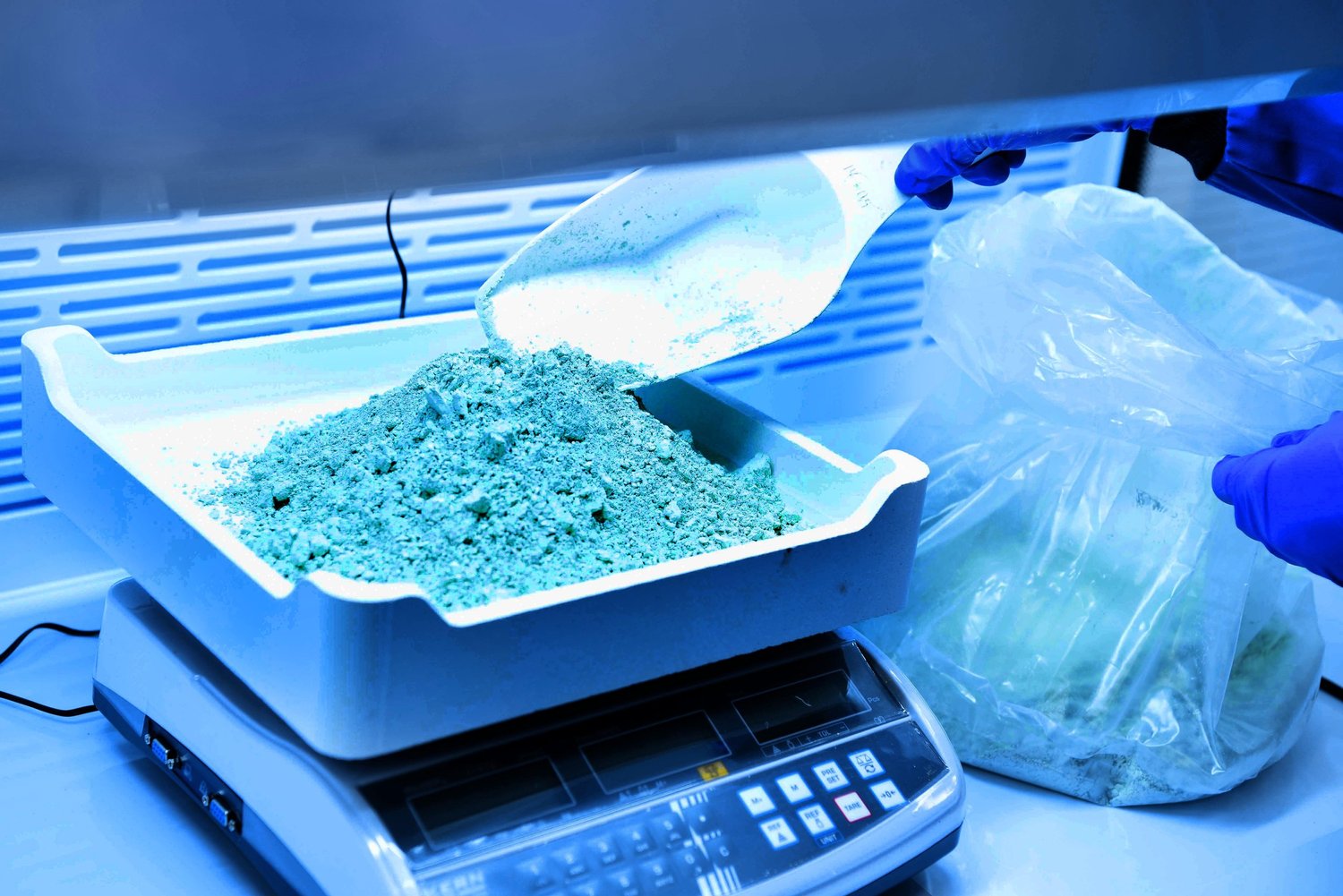 Safe, fast-charging, long-life Li-ion batteries with the Echion XNO ...