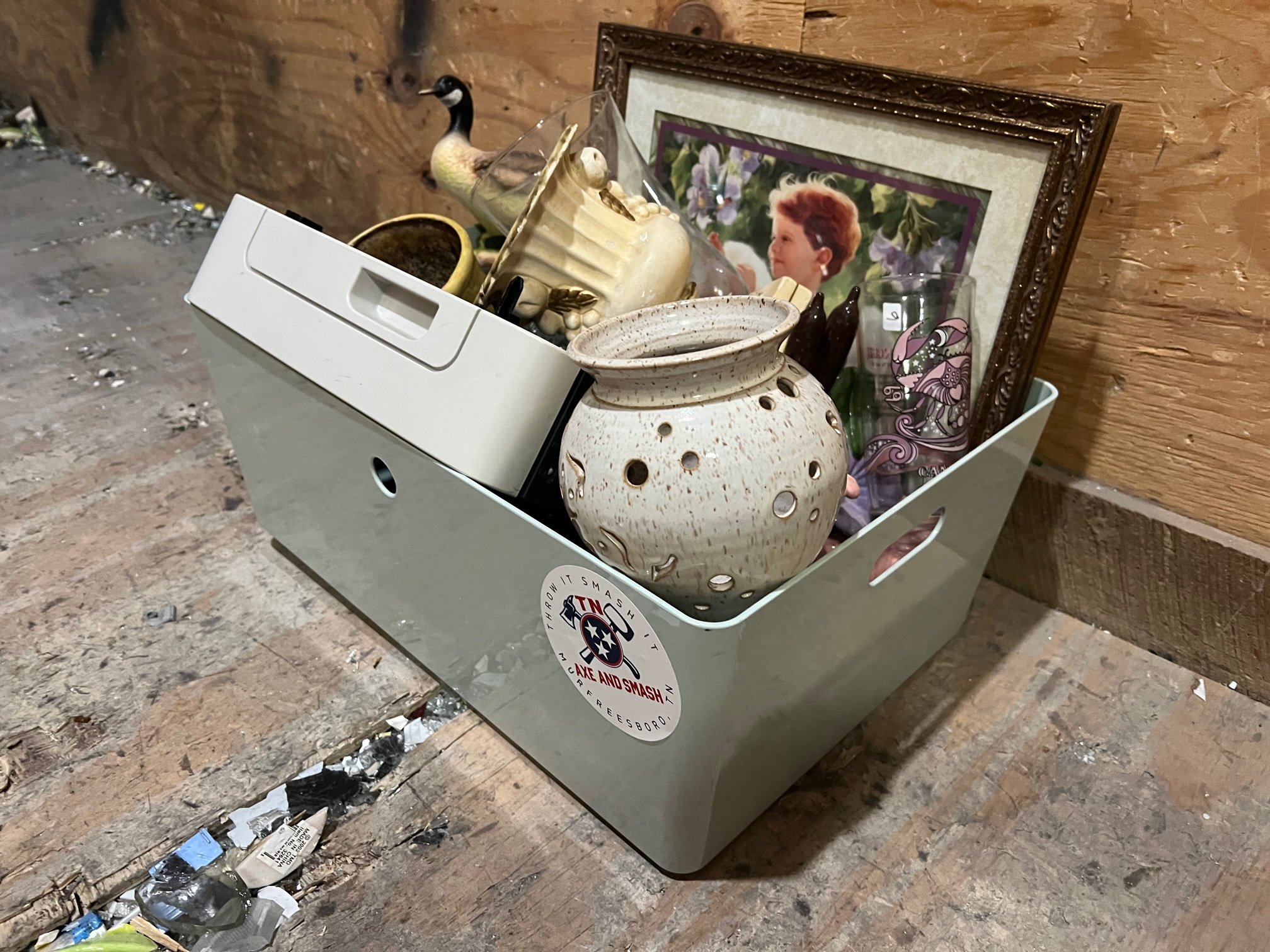 TN Axe and Smash: Ultimate Smash Rooms in Nashville - Unleash Your Rage