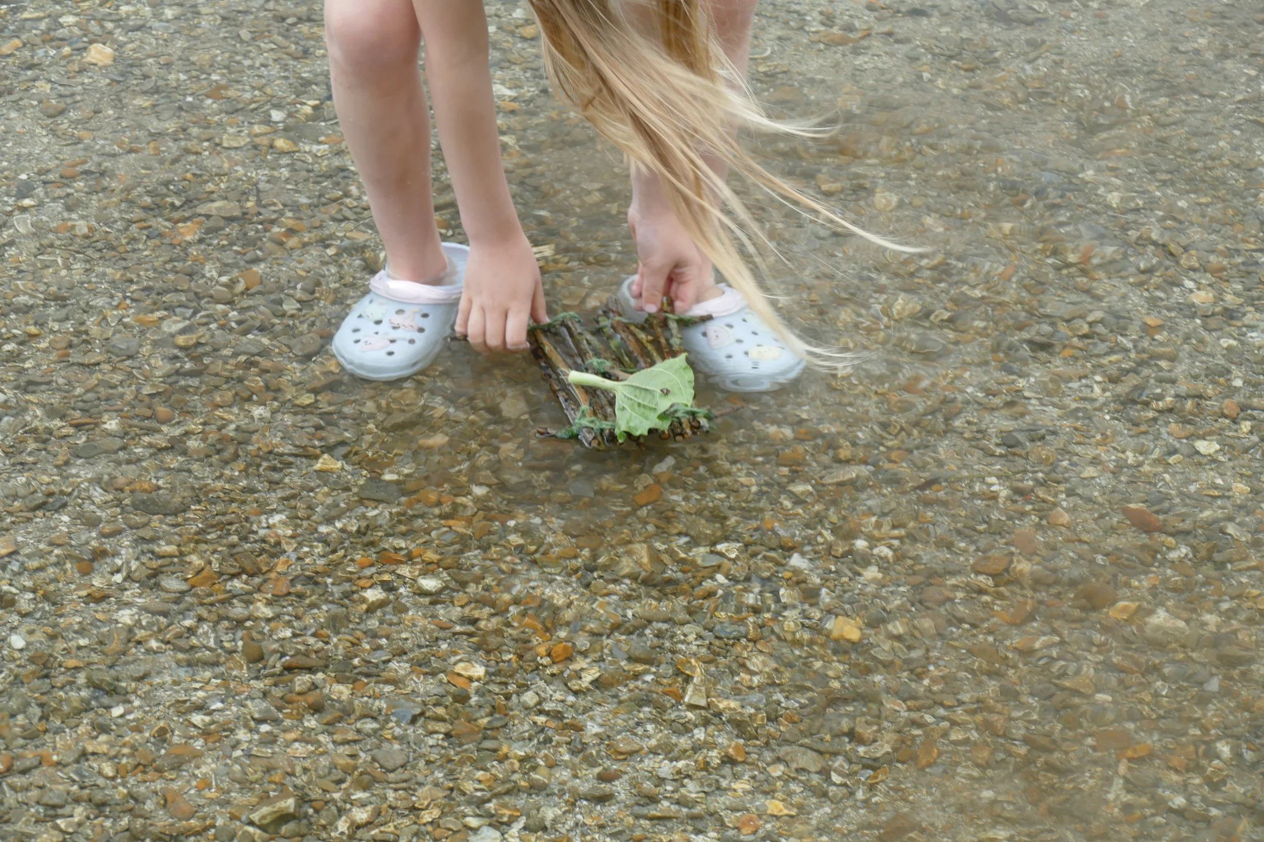 A walk for the whole family at Chilbolton — The Ambling Path - Family ...