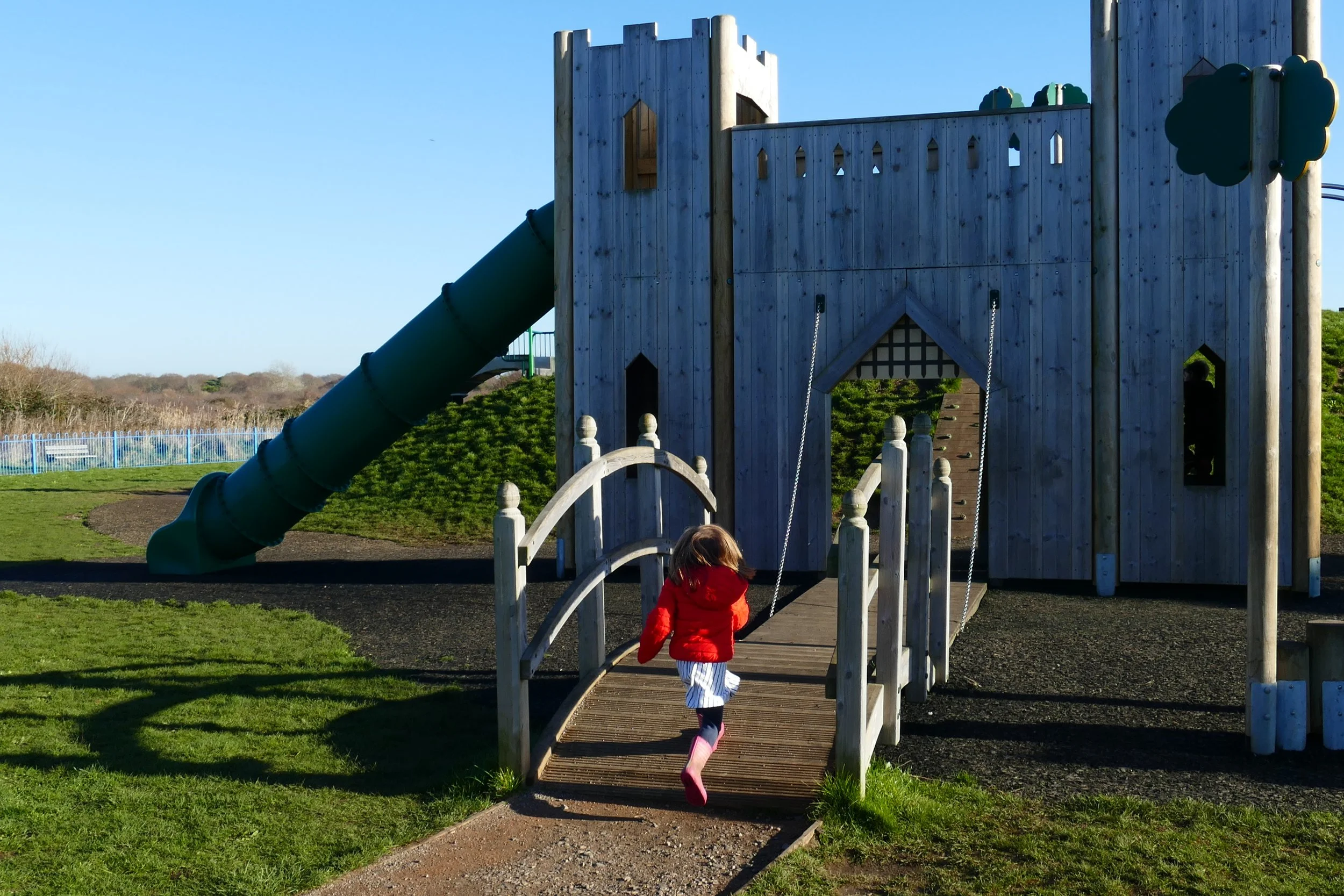 A circular walk for the whole family around Alver Country Park — The ...