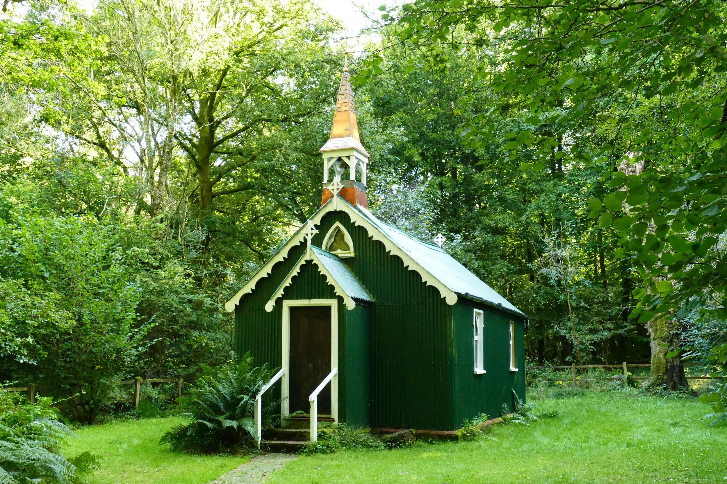 A walk for the whole family around Bramdean Commmon — The Ambling Path ...