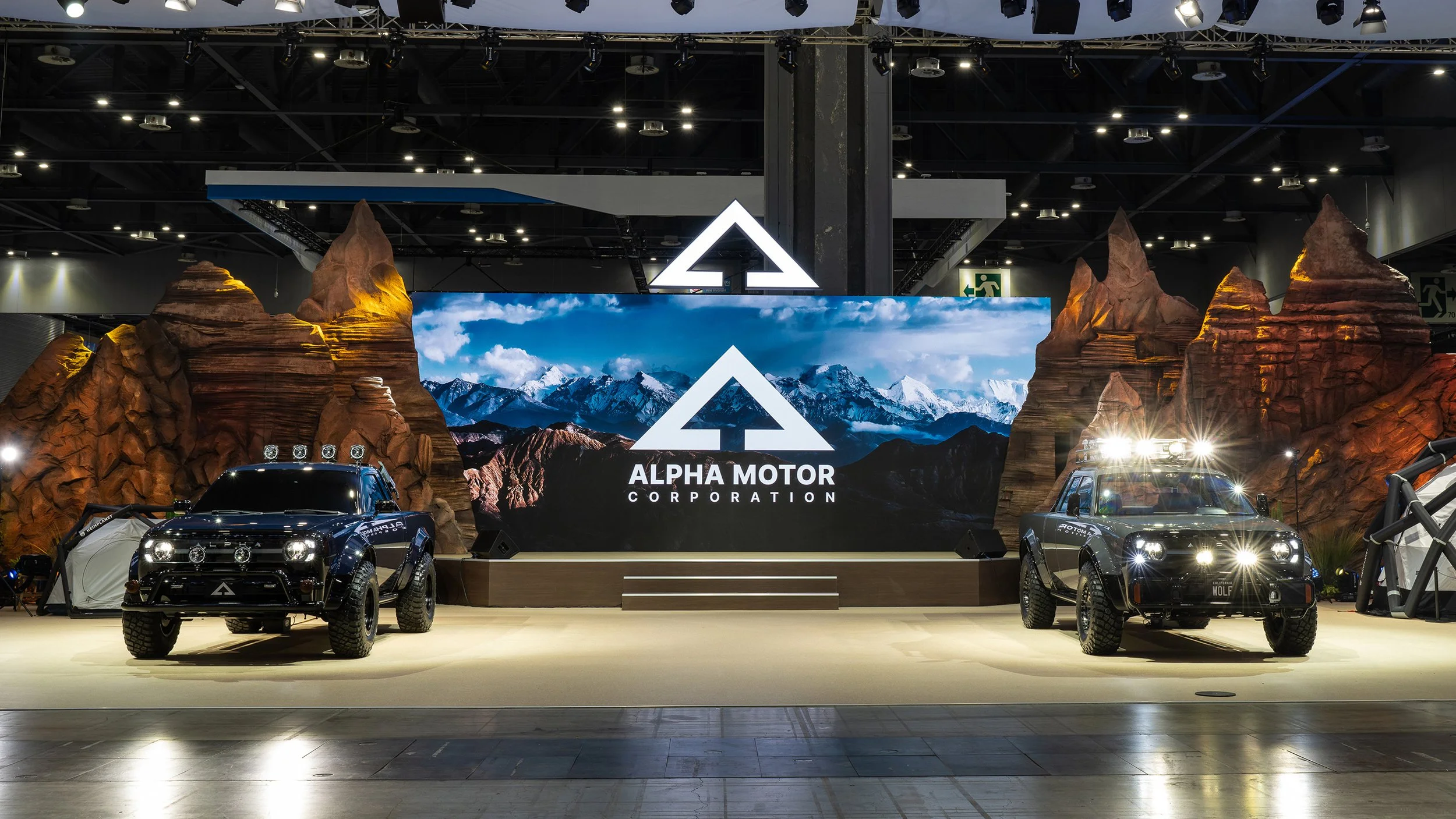 Alpha Motor — International Debut Of The Wolf Trucks