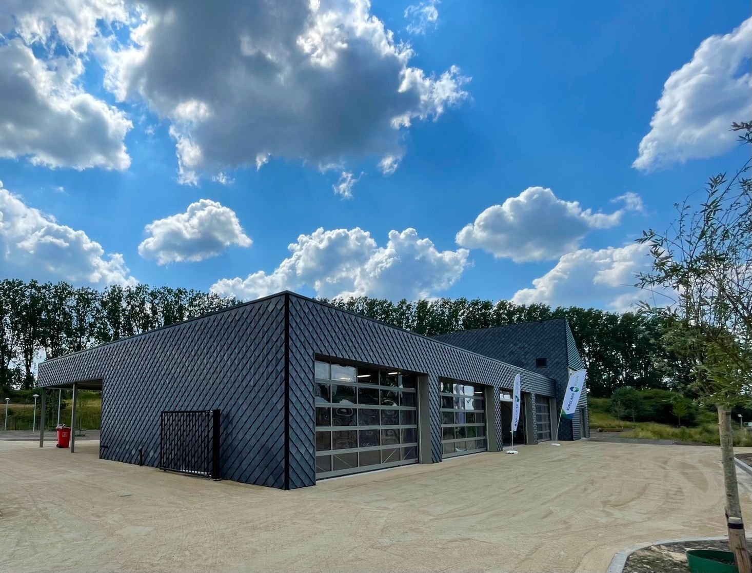 Ambulance Post Tiel - Utility Building — Pretty Plastic