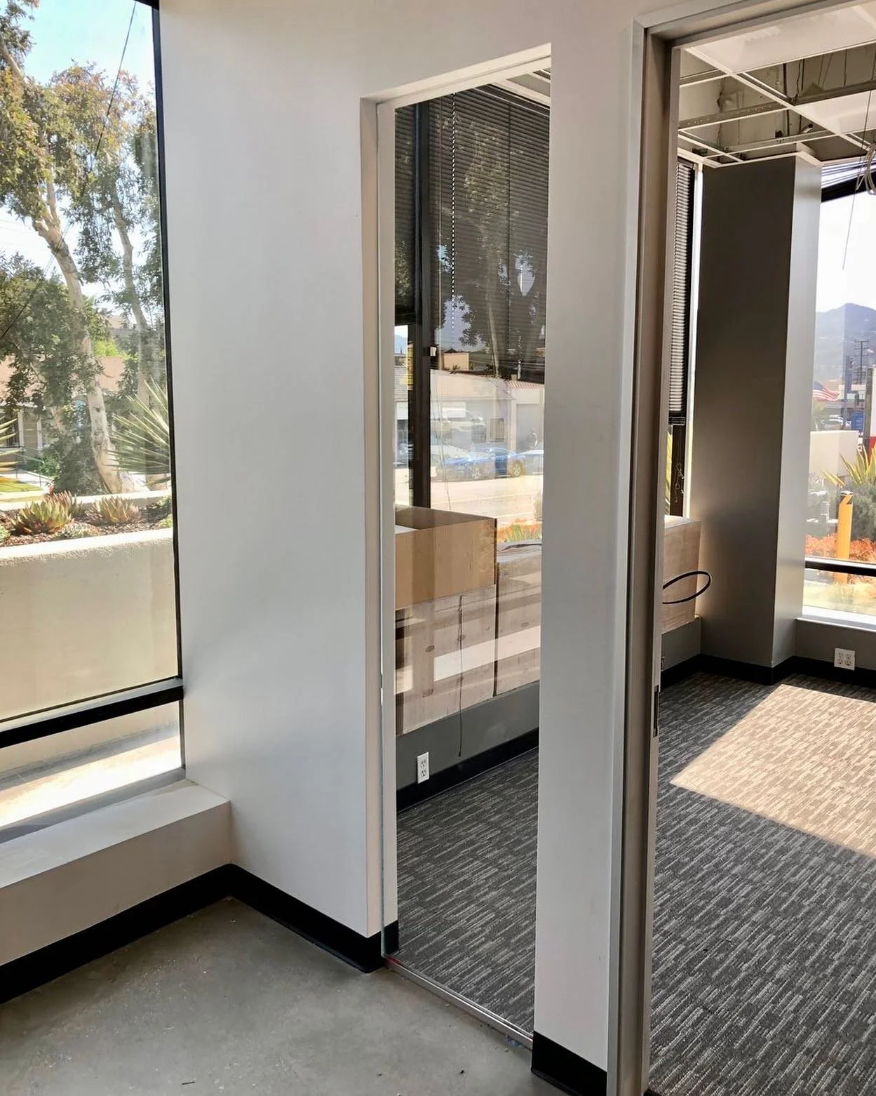 Montebello Glass & Mirror Co.