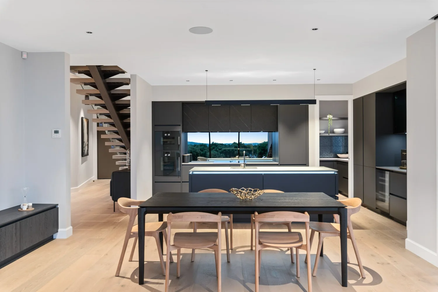 Beach Road — House of Nautica