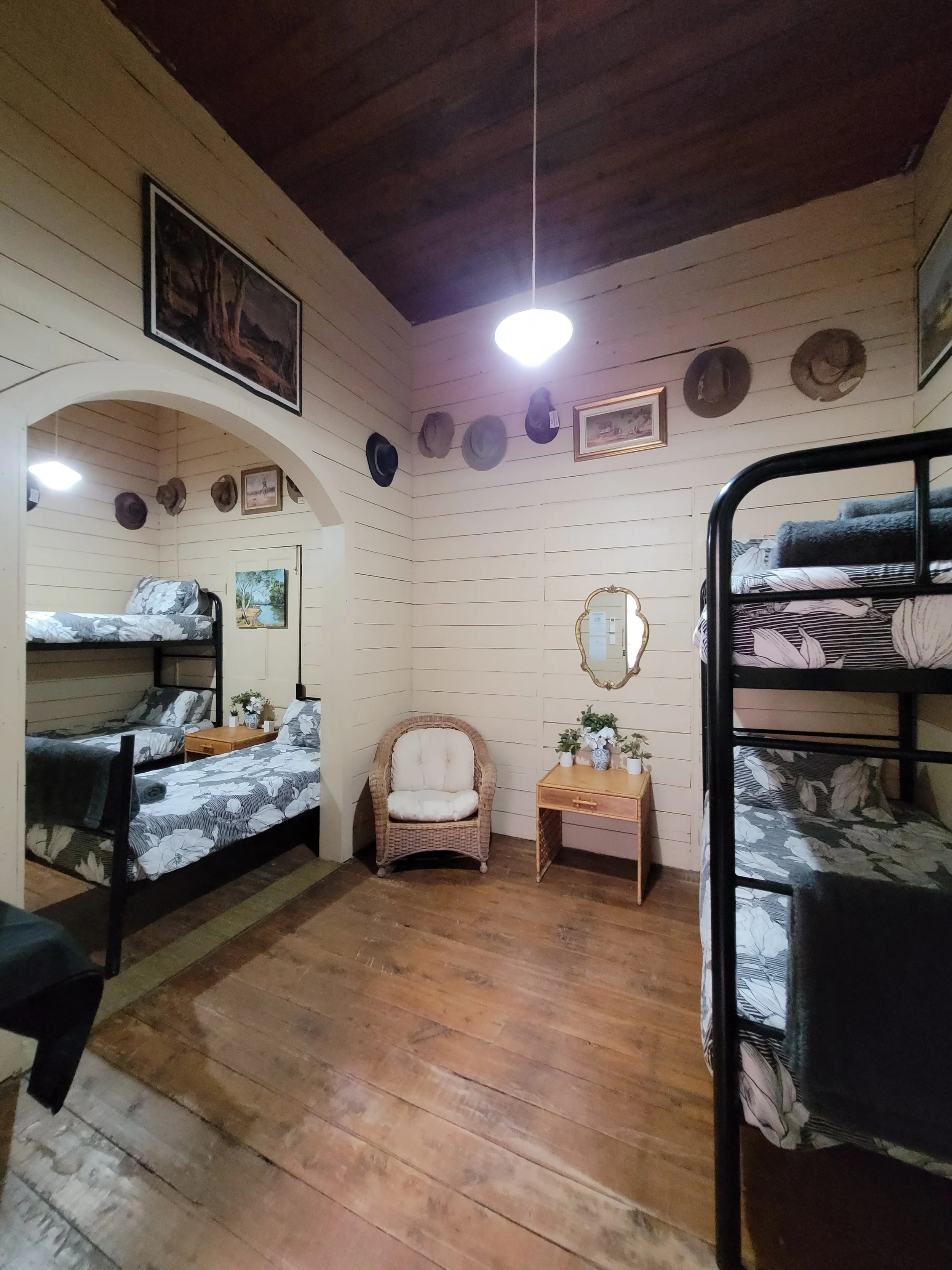 Nindigully Pub Accommodation — Nindigully Pub