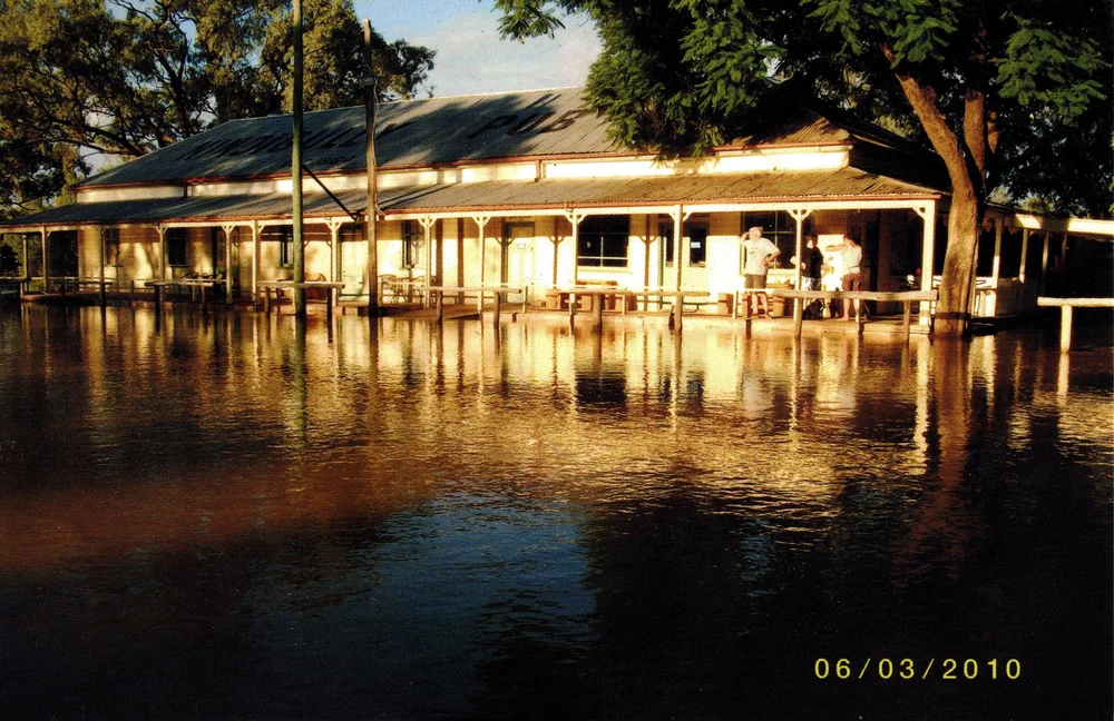 Nindigully Pub Gallery — Nindigully Pub