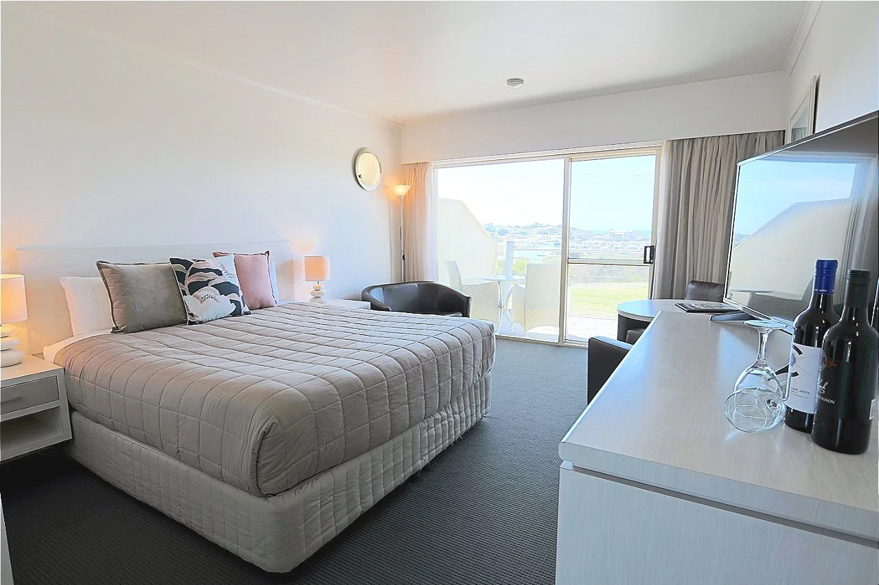 THE ROOMS — HARBOUR VIEW MOTEL