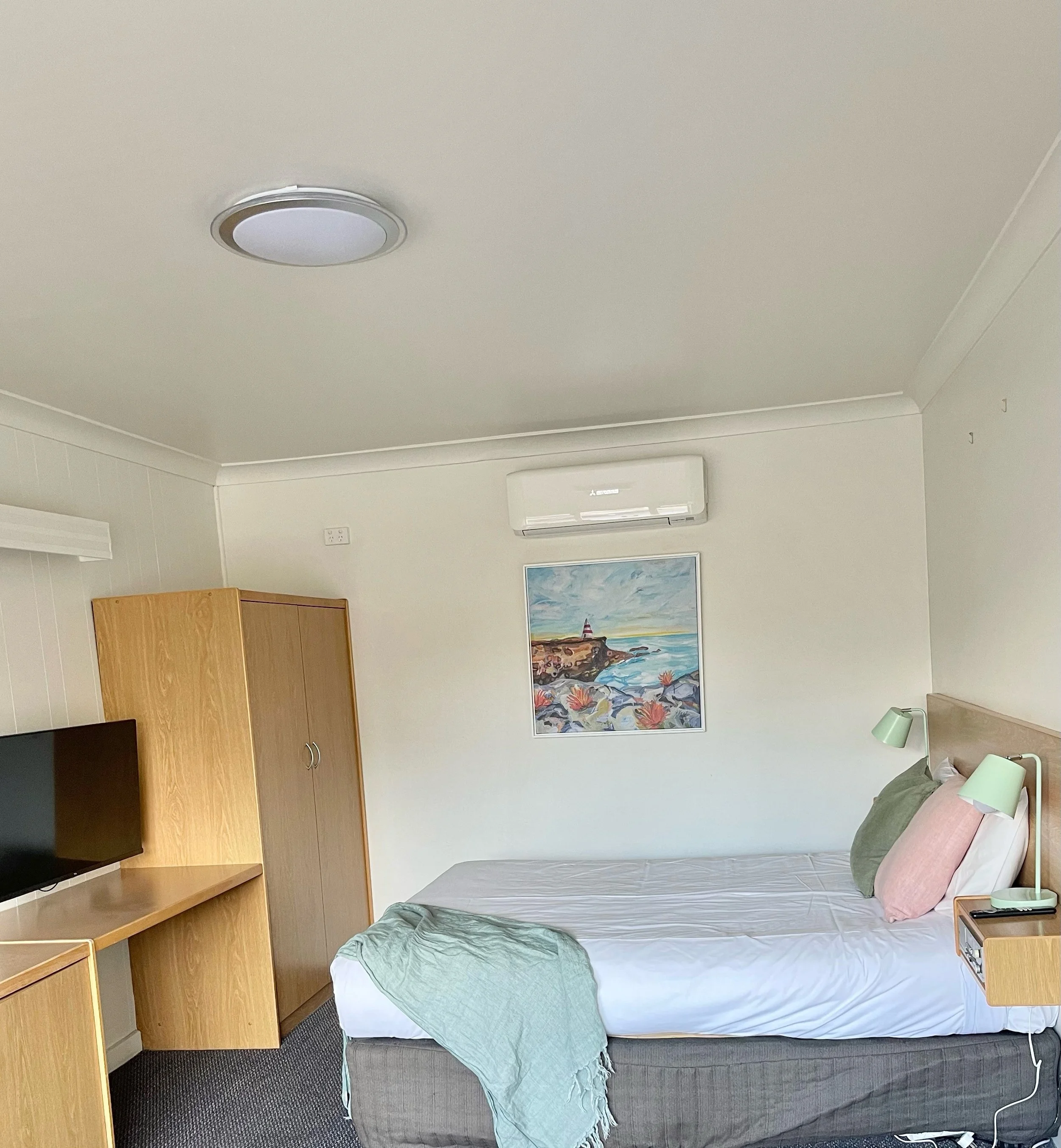 THE ROOMS — HARBOUR VIEW MOTEL