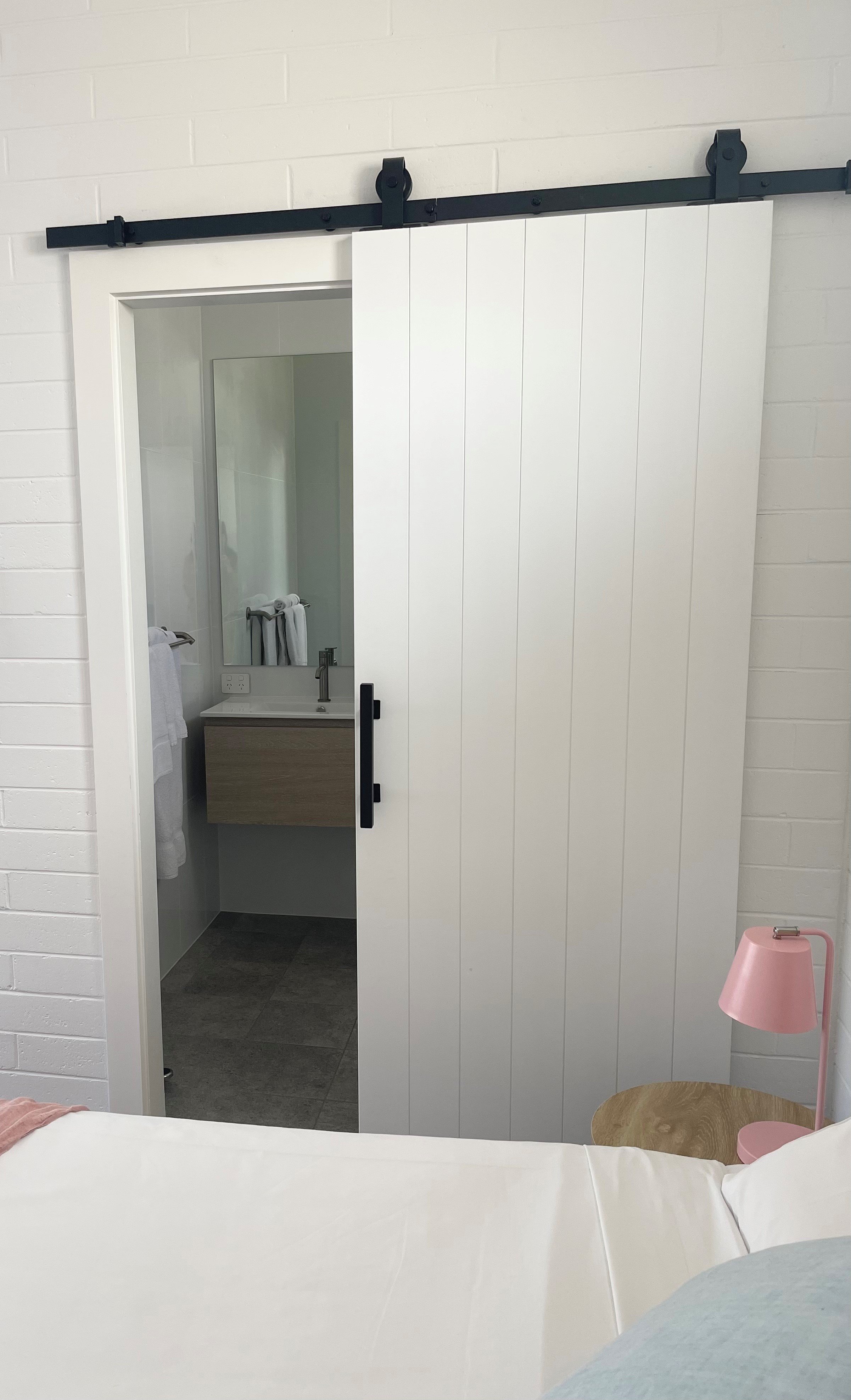 THE ROOMS — HARBOUR VIEW MOTEL