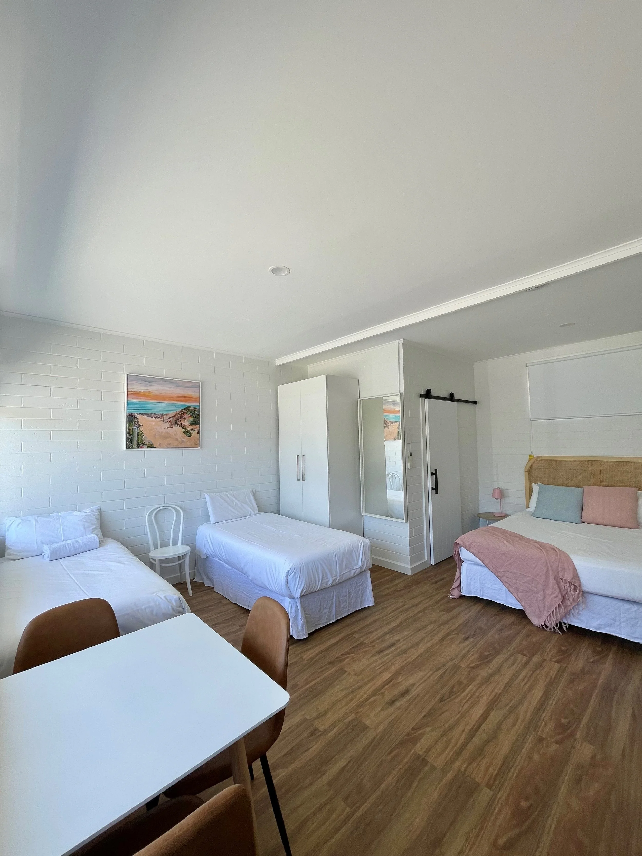 THE ROOMS — HARBOUR VIEW MOTEL