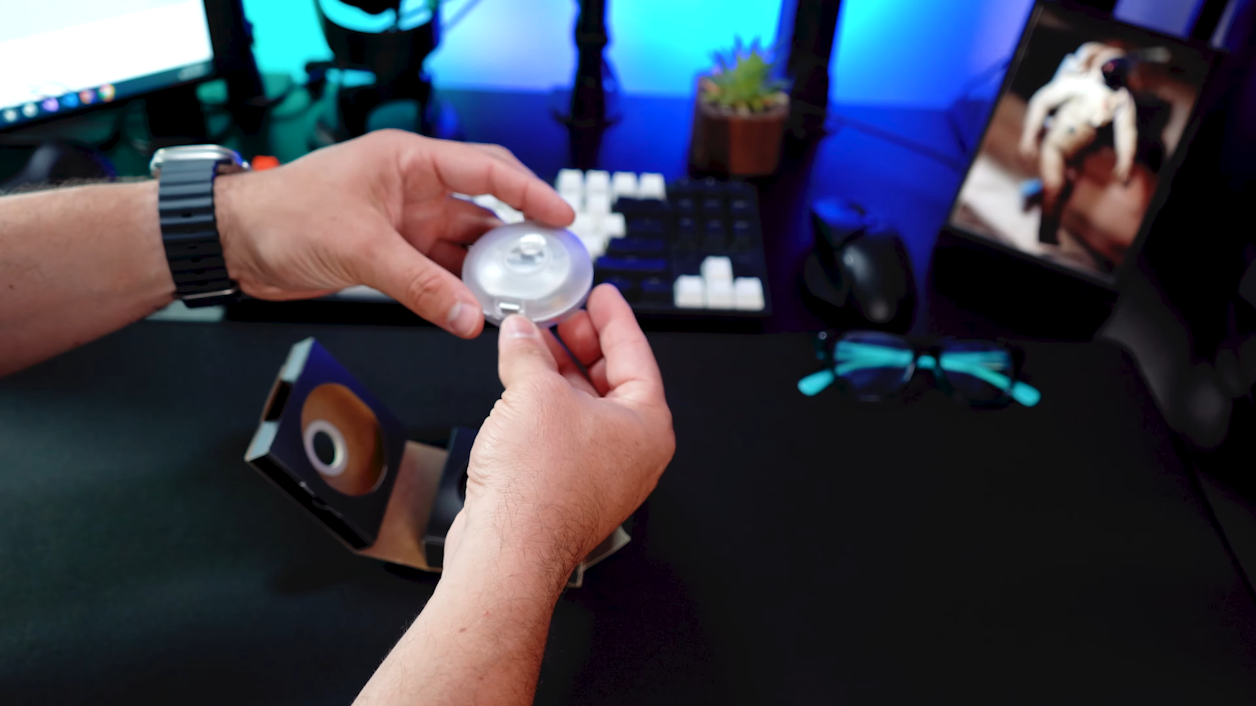Brilliant Labs Monocle: The World's Smallest AR Glass Is Here! — LEARN ...