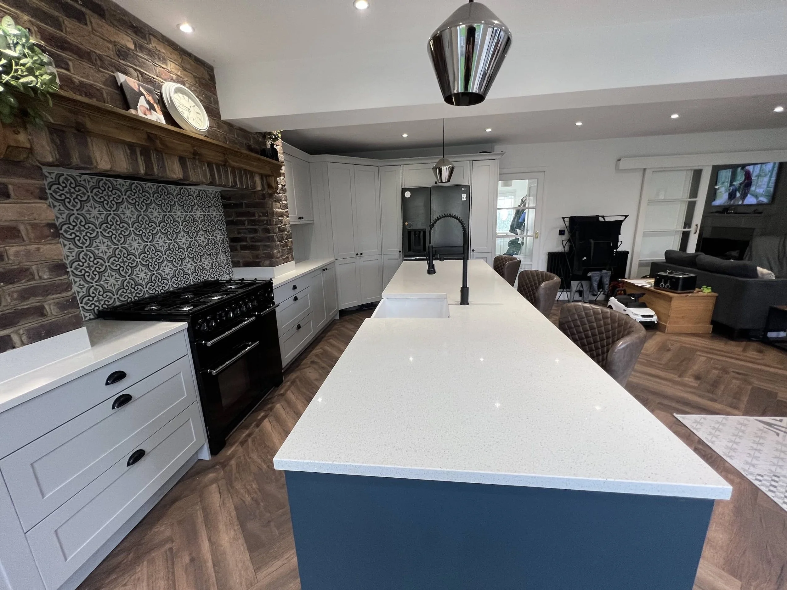 Classic Open-Plan Kitchen in Cowplain | Paragon Designs