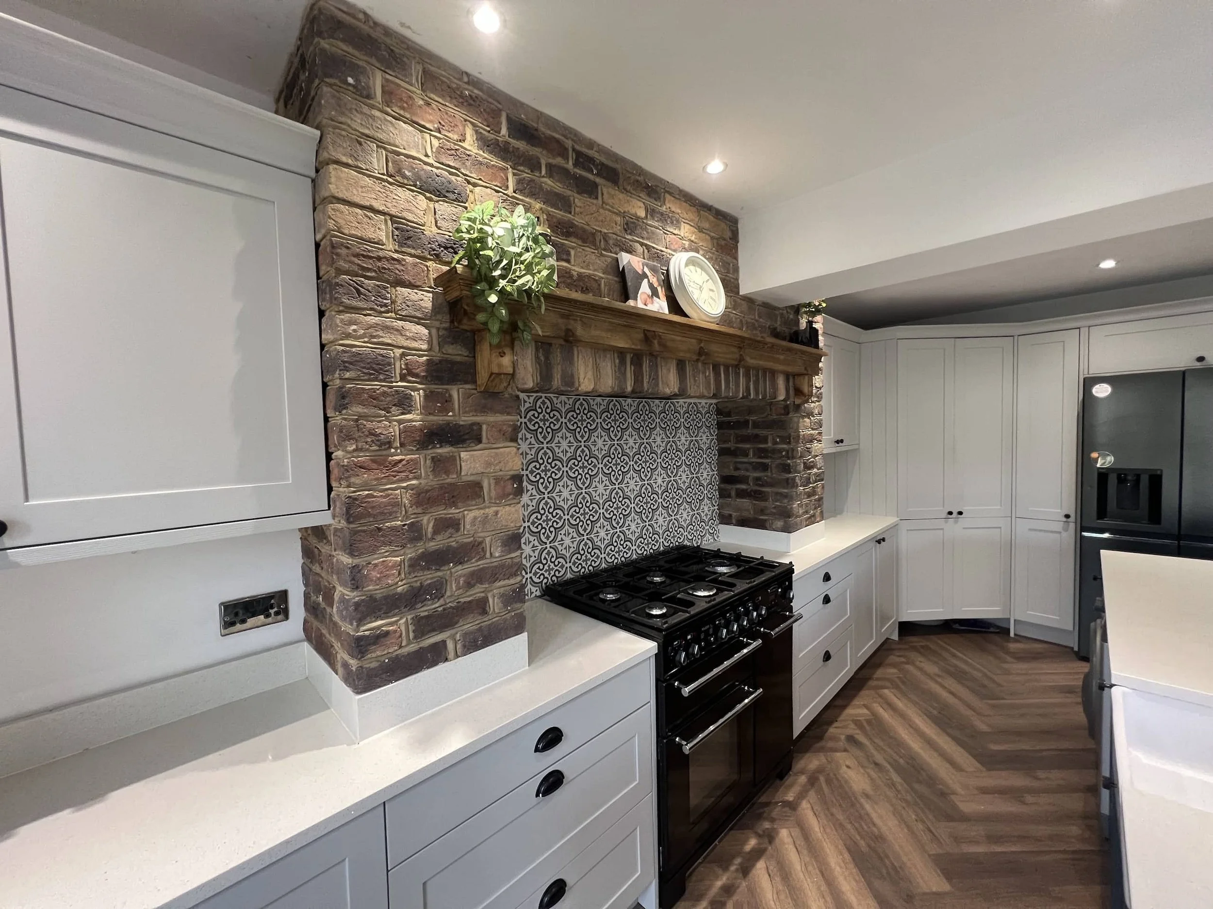 Classic Open-Plan Kitchen in Cowplain | Paragon Designs