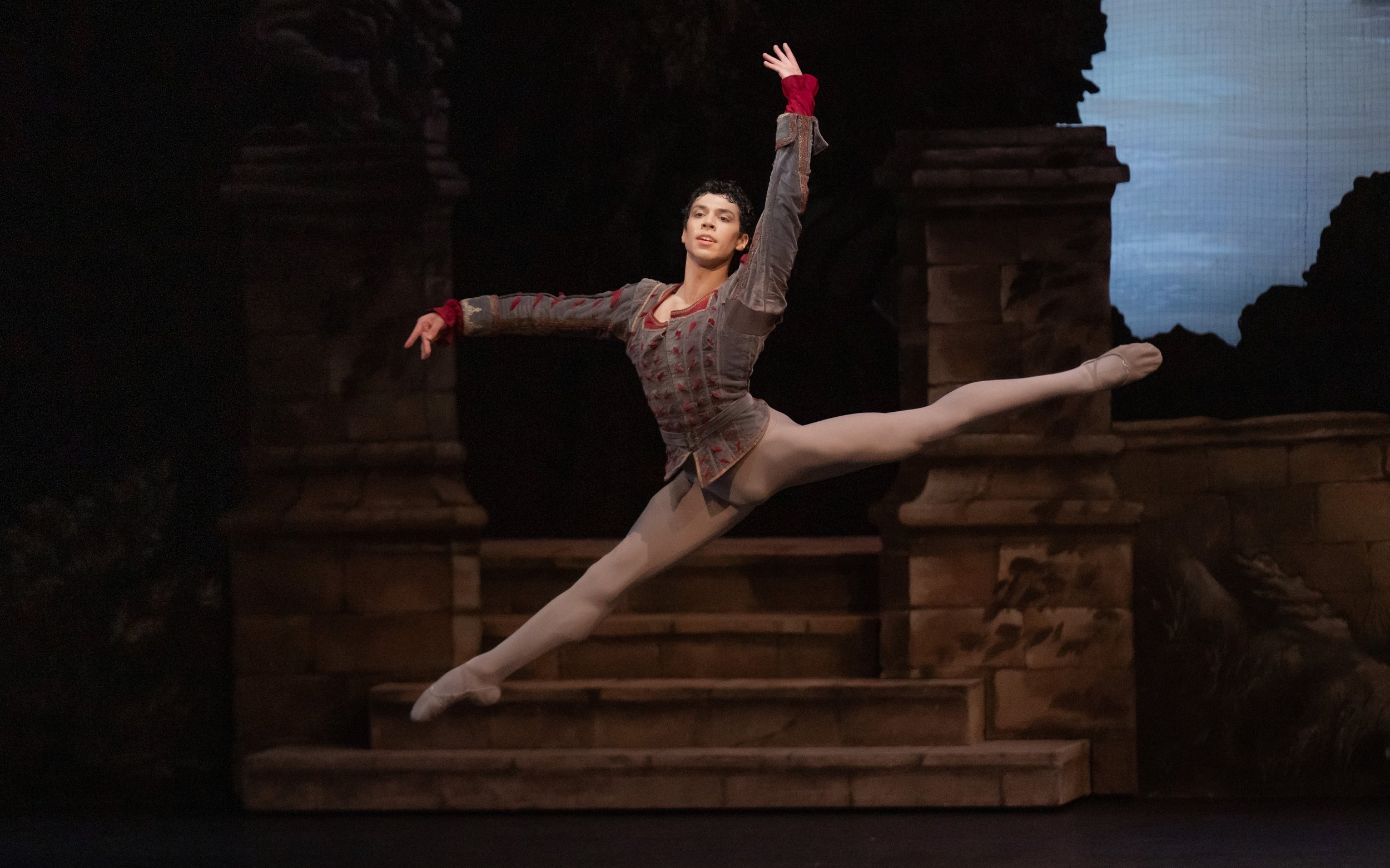 Nederlandse balletdanser Timothy van Poucke gepromoveerd tot eerste ...