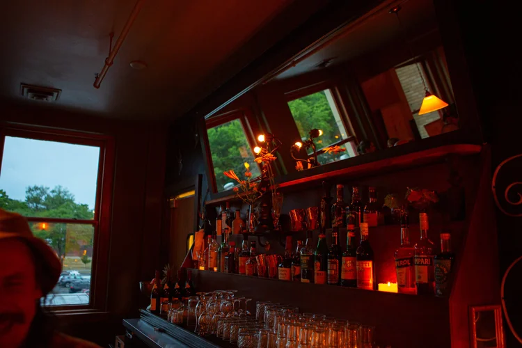 HIGH LIGHT LOUNGE — turn key supper club