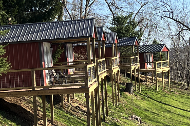 LODGING — Roseland Resort + Campground