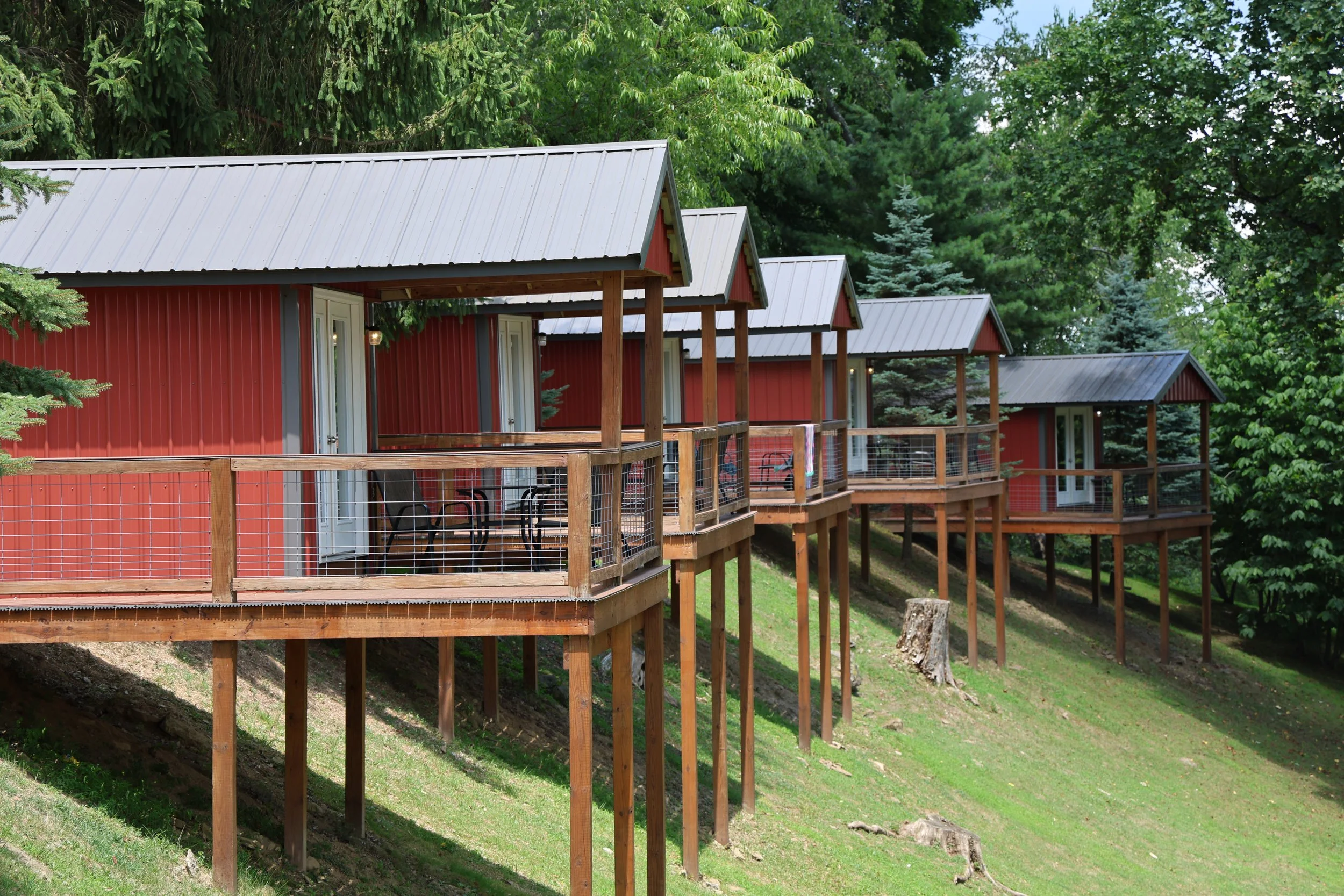 LODGING — Roseland Resort + Campground