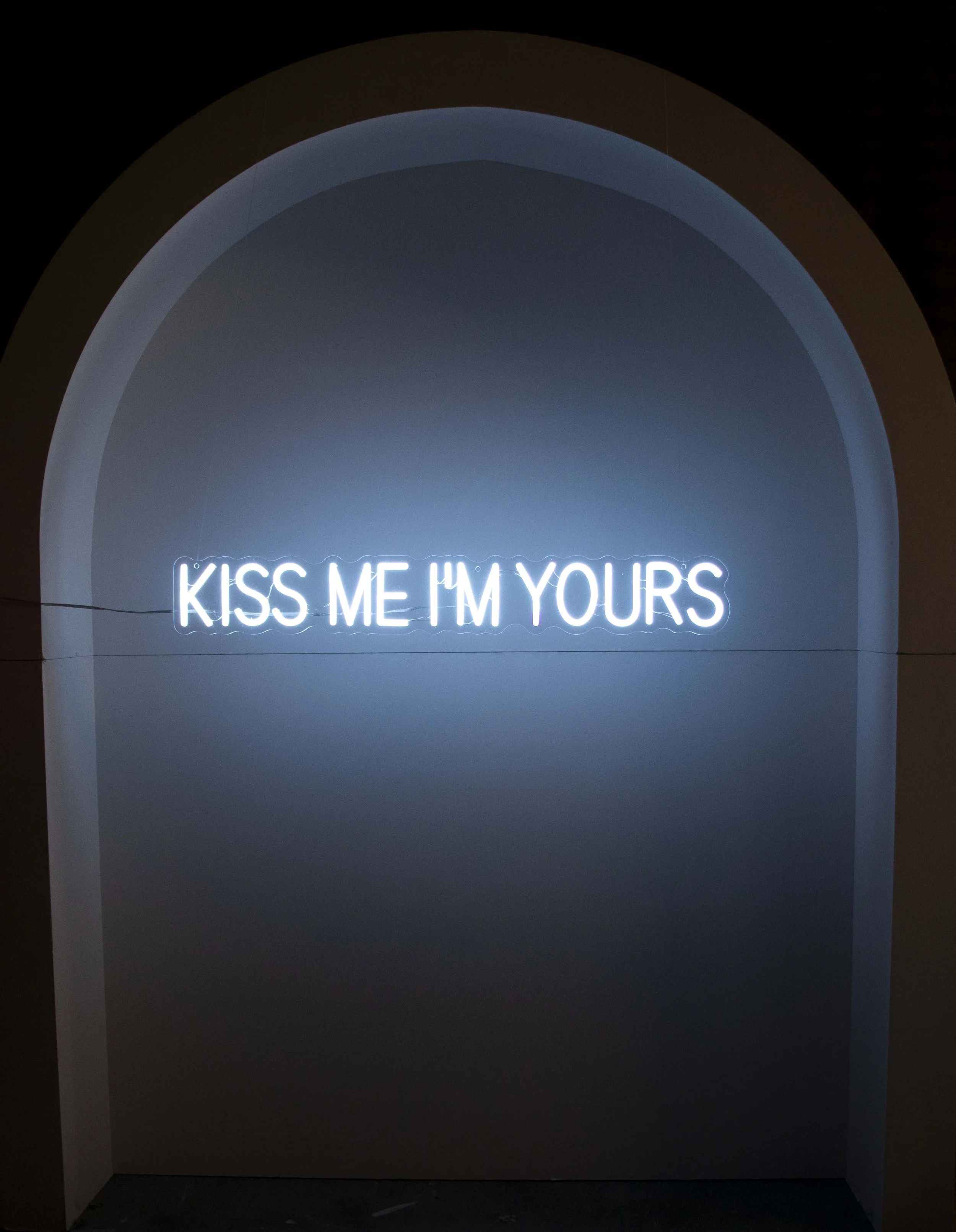 "Kiss Me I'm Yours" neon sign for hire - SYDNEY — Ultimate Neons