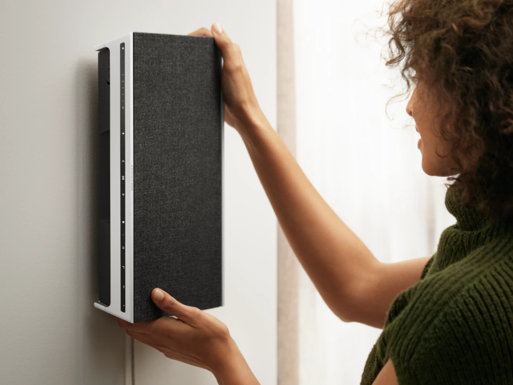 B&O Level Portable Speaker — SoundLab