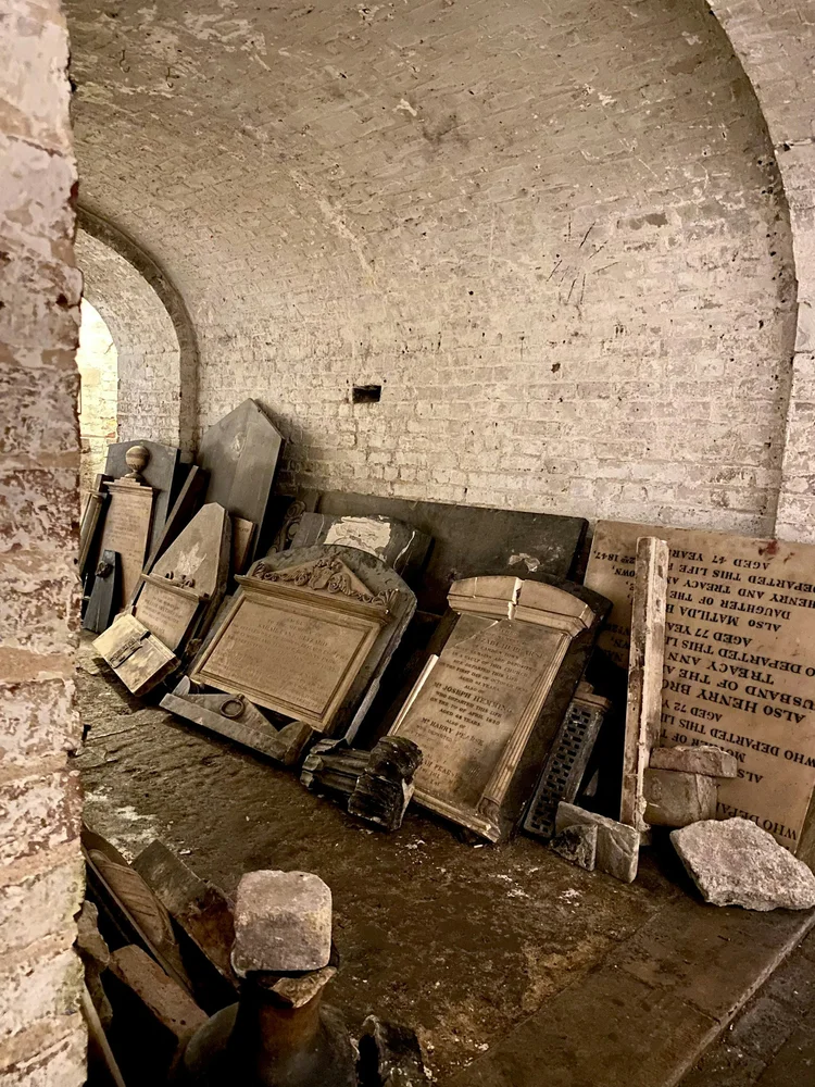 Reuse of graves in the UK: sacrilegious or pragmatic? - ehospice